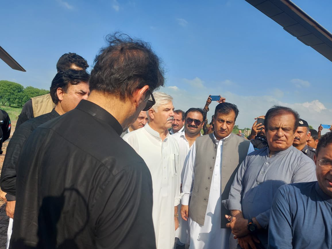 PTI on Twitter: "Chairman PTI @ImranKhanPTI is in Tank, visiting flood affected areas. # ...