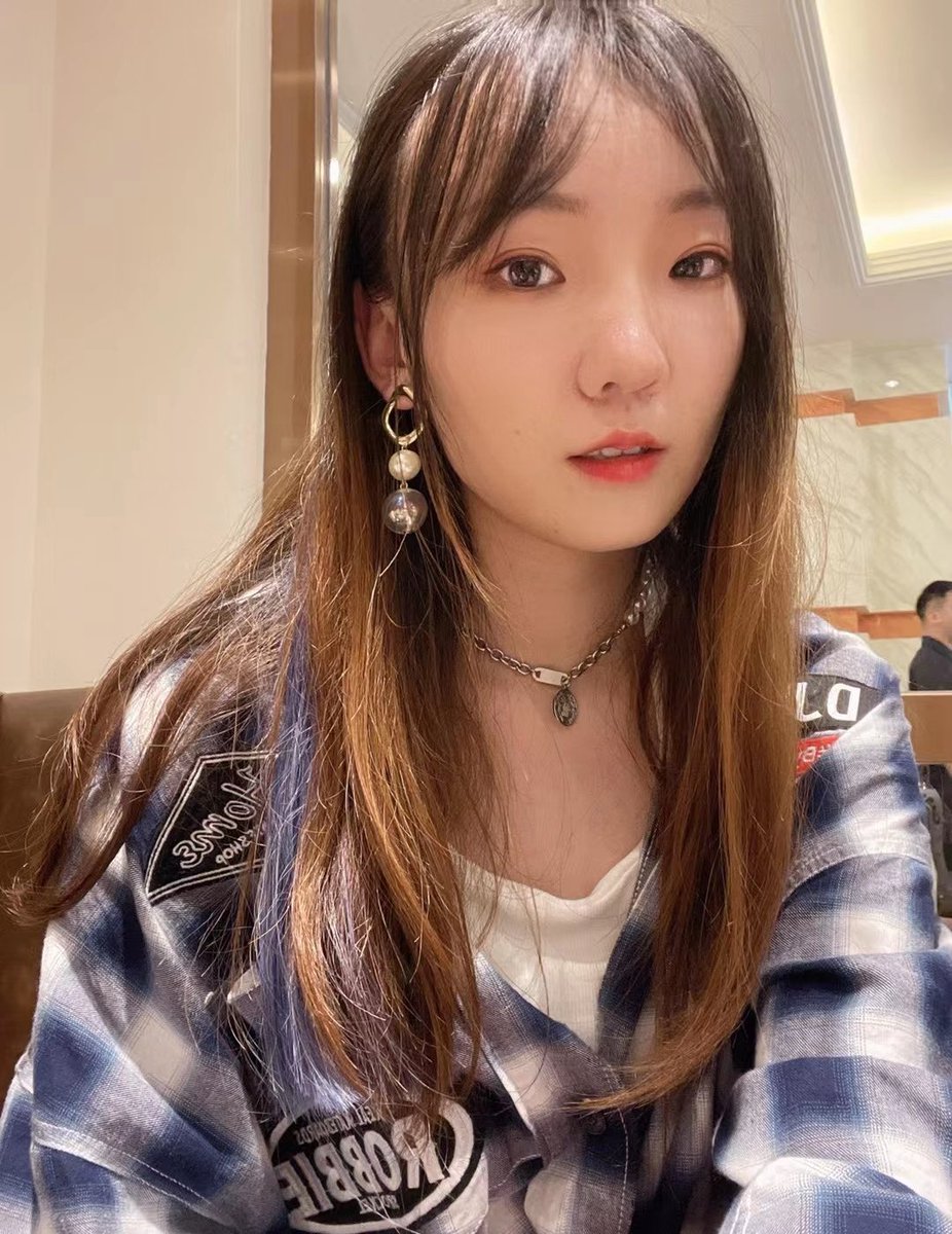 Percocets(接投稿) On Twitter 小姐姐的自拍和反差照片 反差 欢迎来填问卷 Fr3byey