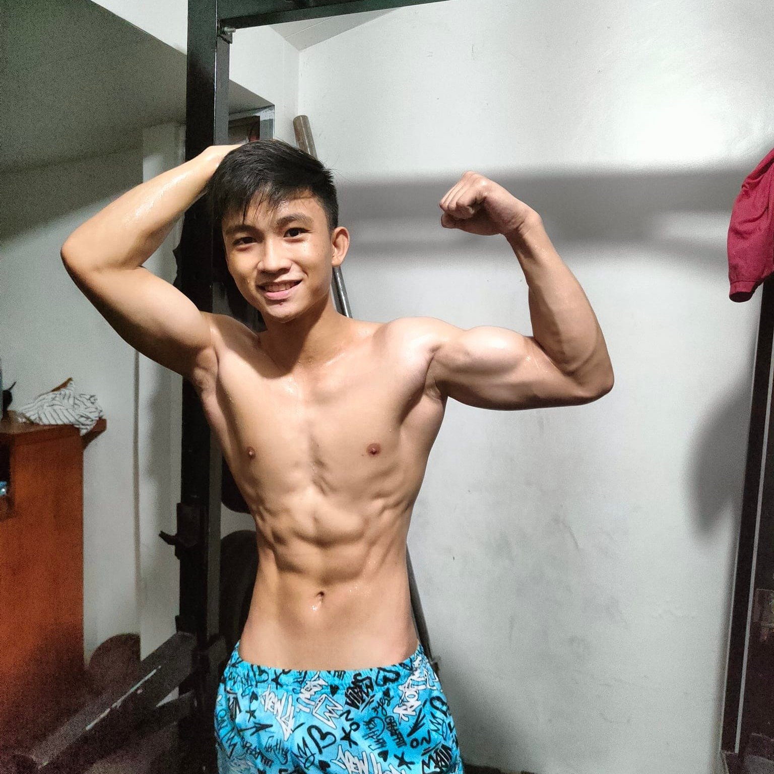 Justine Comayas on Twitter: "update. body check https://t.co/4pfkVYGMTk" / Twitter