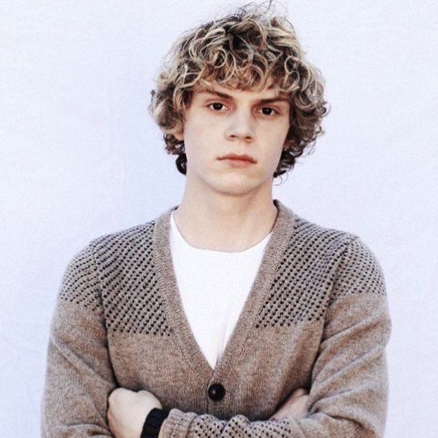 Evan Peters 2011
