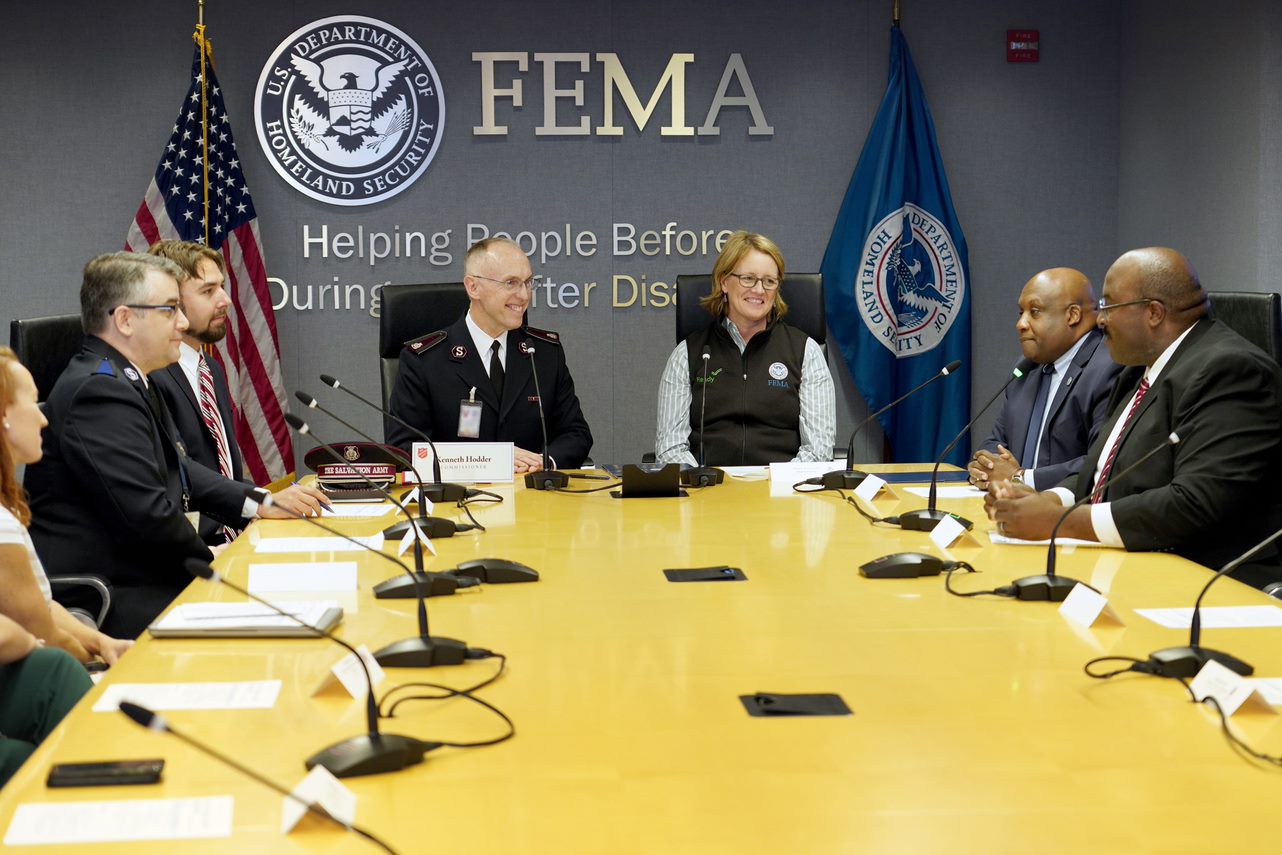 FEMA en español on Twitter: "Hoy recibimos a @salvationarmyus en nuestra oficina central para ...