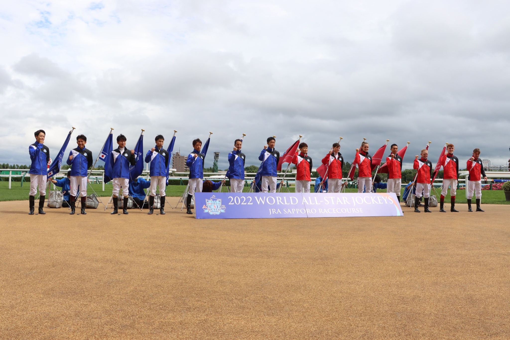 地方競馬全国協会(NAR)公式 on Twitter: "JRA札幌競馬場で2022ワールドオールスタージョッキーズのオープニングセレモニーが行われました。岡部誠騎手(愛知)もWAS選抜の ...