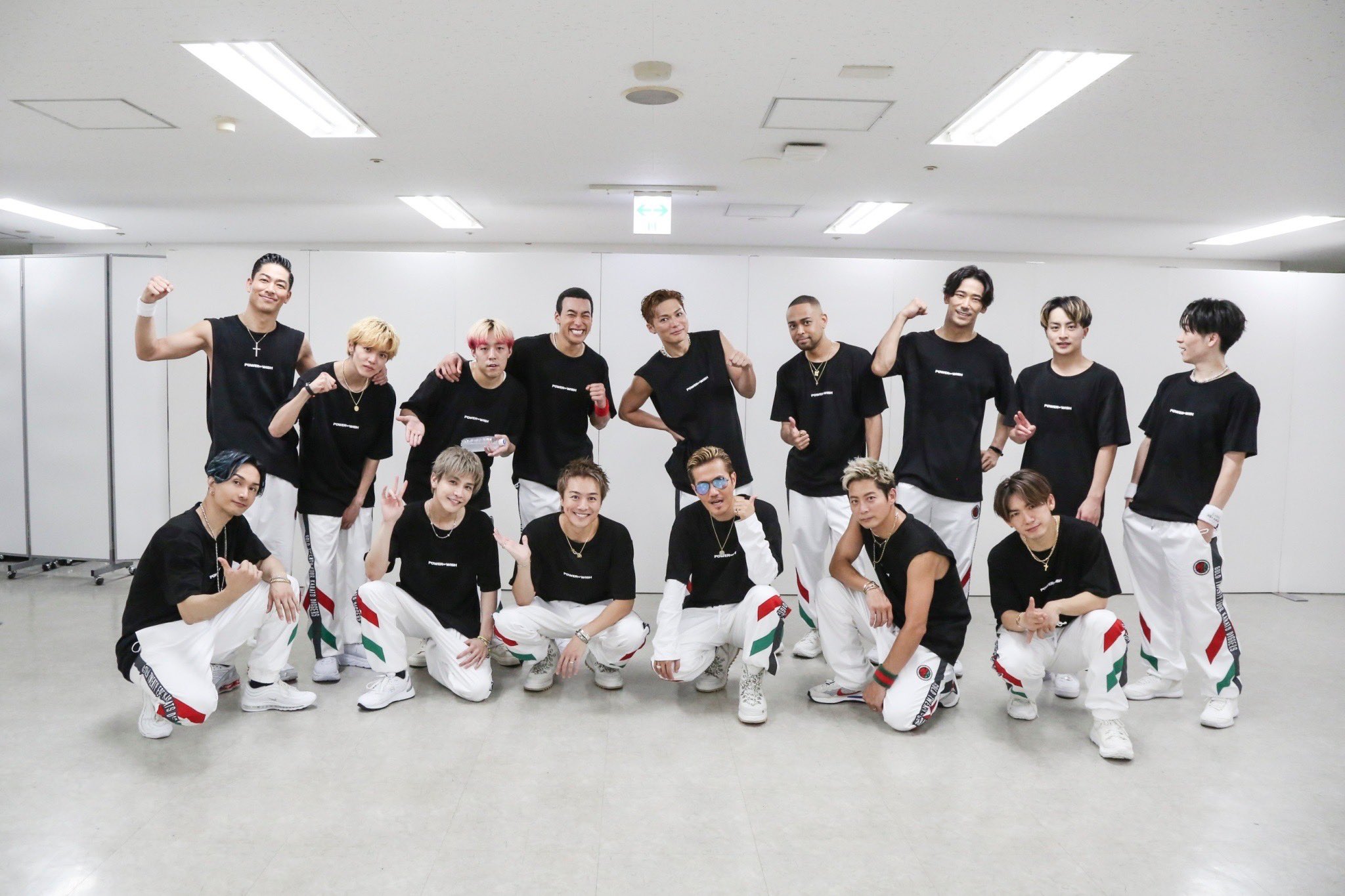 EXILE STAFF【公式】 on Twitter: ""POWER OF WISH"福岡公演🌈 会場では、6ゲートそばのCD販売ブースにて、ニューアルバムご予約対象でメンバー別の直筆サイン ...