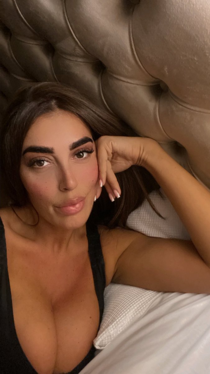 Avakoxxx18+Official on Twitter: "Pillow talk 🤍 . FREE ENTRY TO MY PAGE NOW 🤫🔞 . https://tinyurl ...