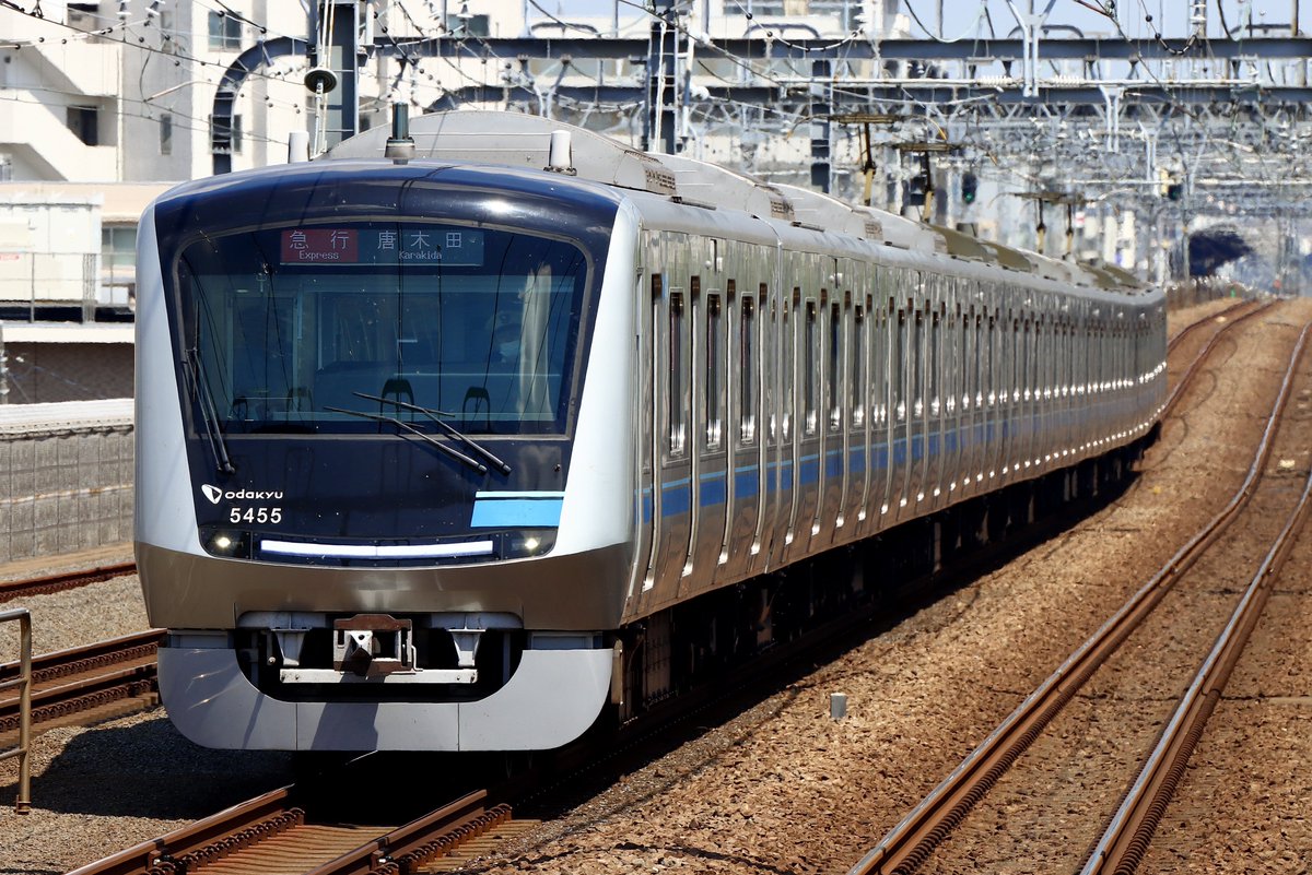 ワタシダ【Odapediaの中の人】 on Twitter: "いつもと違って、5000形もそこそこ撮れました。 いまだにカメラ持ってるとあまり当たらないのです。。。"