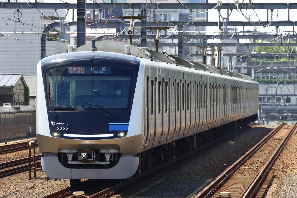 ワタシダ【Odapediaの中の人】 on Twitter: "いつもと違って、5000形もそこそこ撮れました。 いまだにカメラ持ってるとあまり当たらないのです。。。"