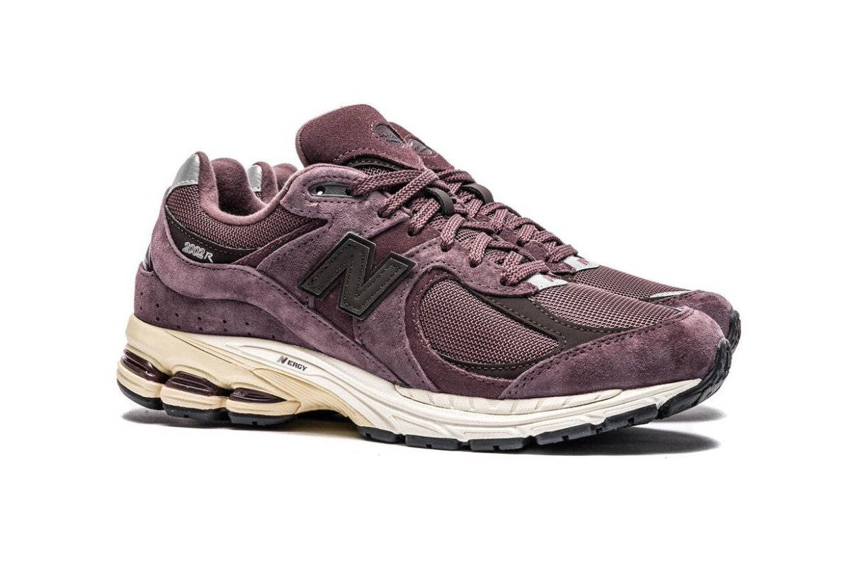 JustFreshKicks on Twitter: "New Balance 2002R 'Truffle/Rich Earth' AF:https://bit.ly/3PYbbGm AG ...