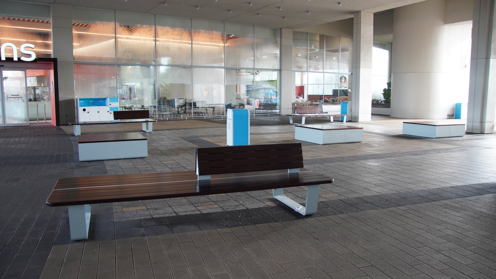 bioreconstruct on Twitter: "Some of the benches in the EPCOT Breezeway. https://t.co/oqHxsrsOI8 ...