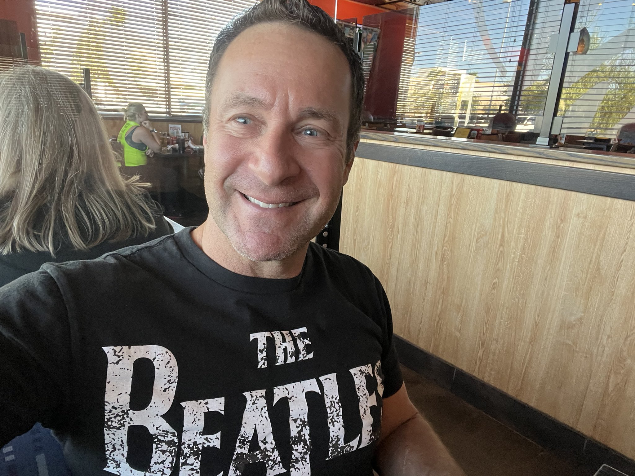 Jack Lawrence XXX on Twitter: "I’m feeling #RedRobin @redrobinburgers https://t.co/w7ytbJuH3p ...