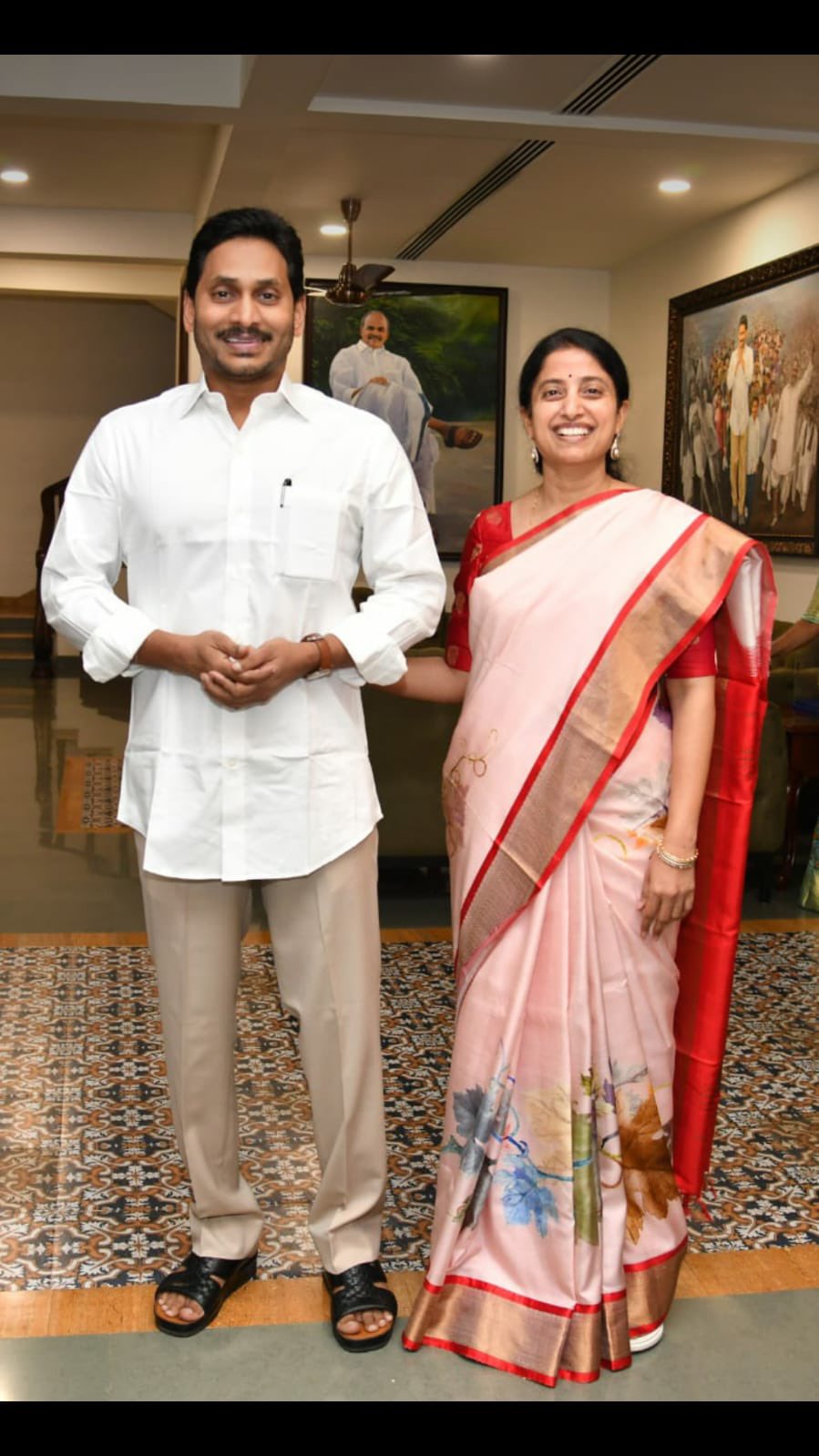 Rajini Vidadala on Twitter: "Wishing a Very Happy Wedding Anniversary to Hon’ble CM @ysjagan ...