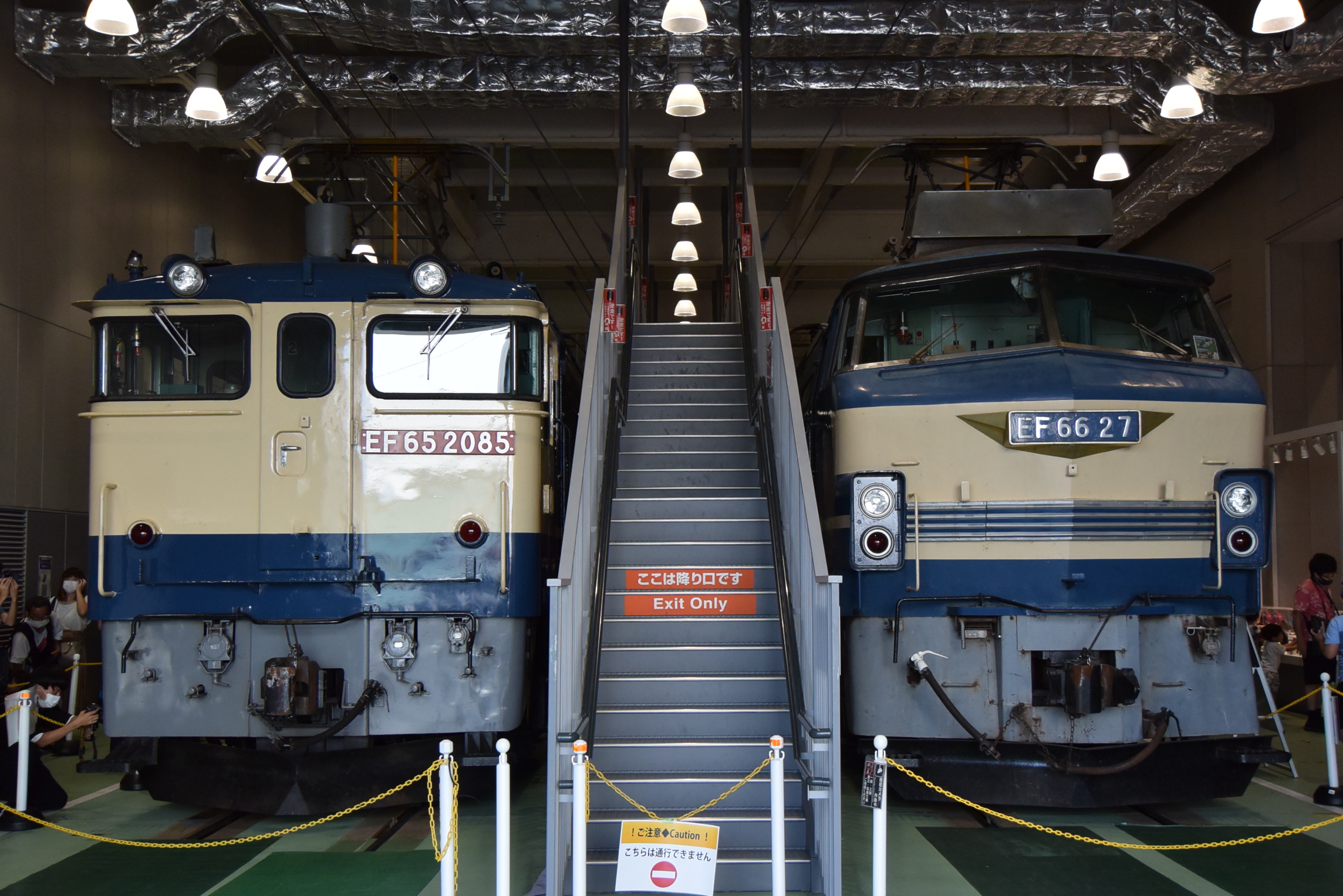 写真垢 on Twitter: "EF65 2085+コキ104-1626/EF66 27+コキ107-161@京都鉄道博物館 EF65は運転台も公開。 https://t.co ...