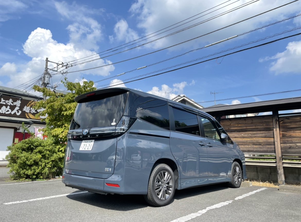 冬の助 @ｳﾞｫｸｼｰS-G HEV ﾏｯｼﾌﾞｸﾞﾚｰ 納車 ️ on Twitter: "やっぱり、ヴォクのお尻が好き ️🥰 夏に合うっ ️👍 https://t.co ...