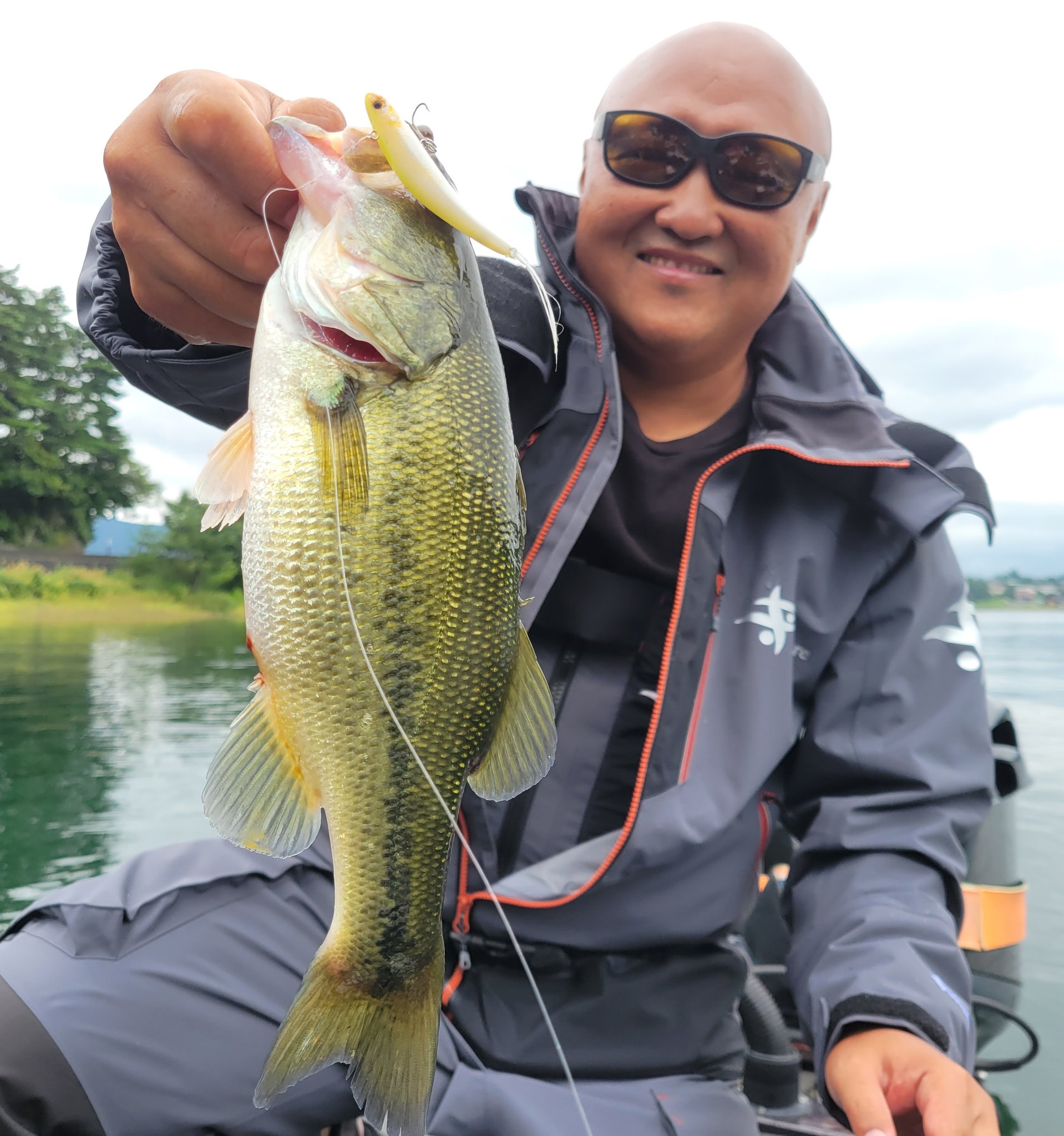 冨沢 真樹 (河口湖バス釣りガイド★トミーガイドサービス) (@tomizawa_masaki) / Twitter