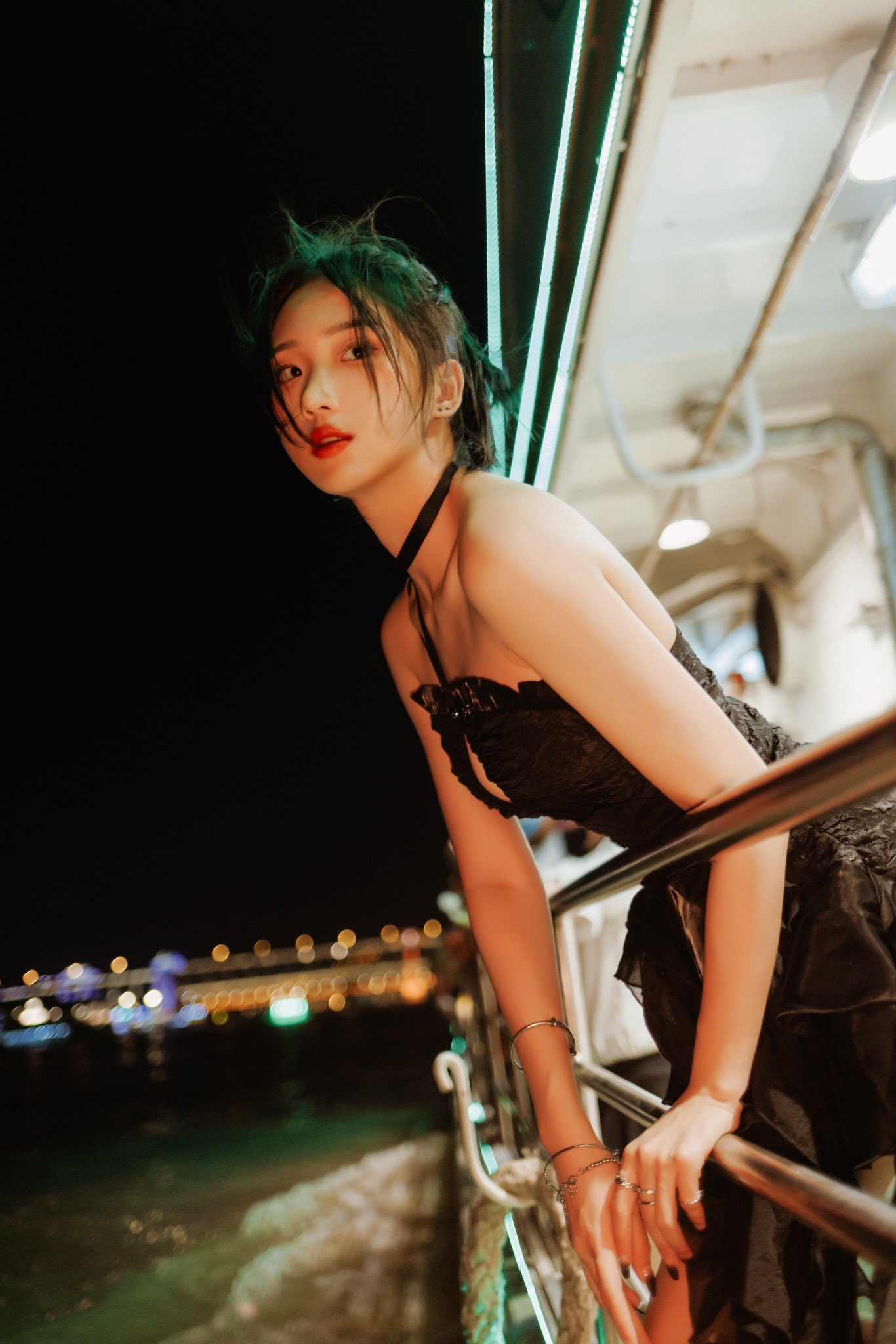 瓦斯塔亚小龙虾 On Twitter 有人夜里看海 Bsidtj5bgq Twitter