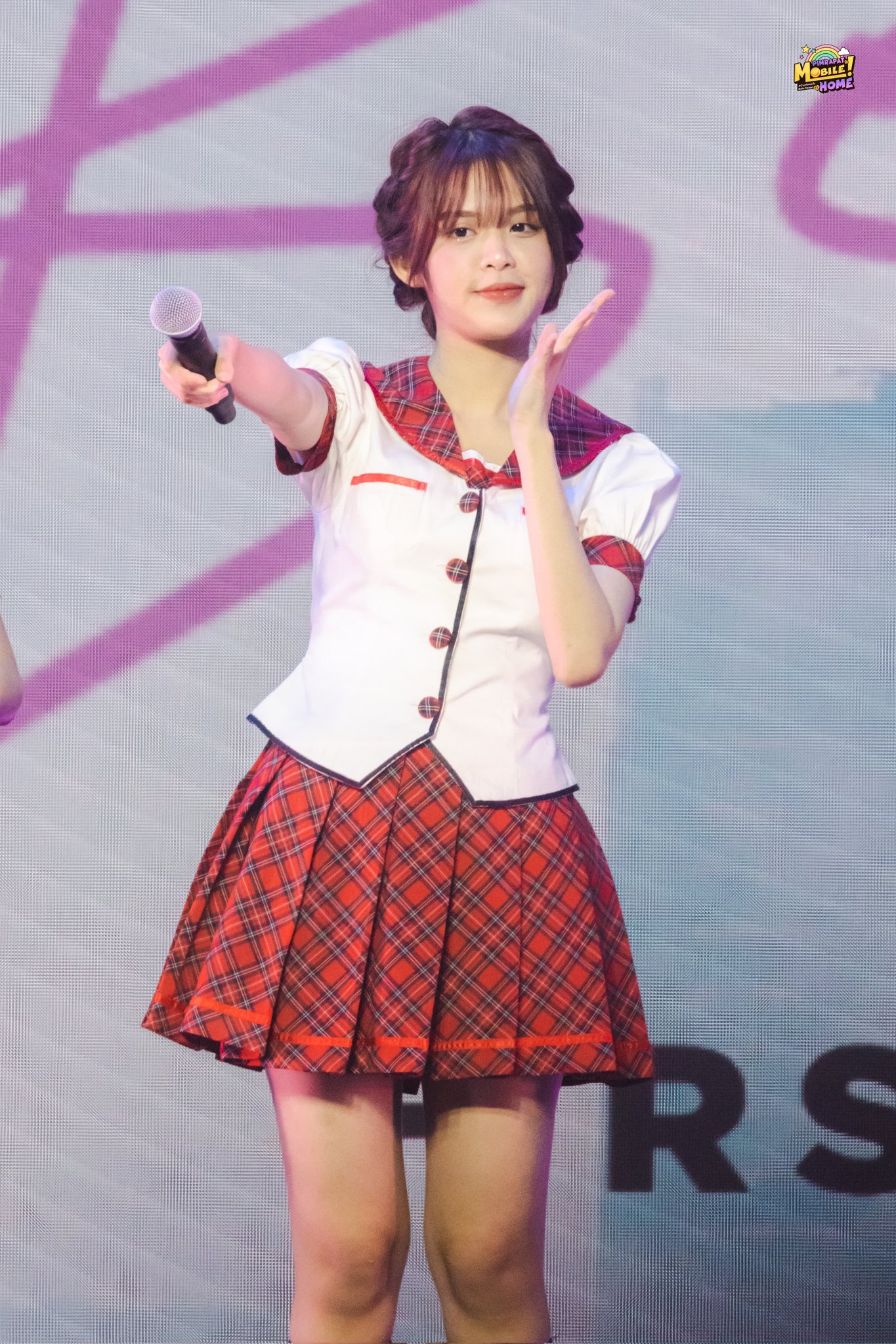 MobileBNK48Home #Winner General Election III 🏆 on Twitter: "โมบายในชุดเพลง Skirt Hirari นานๆจะ ...