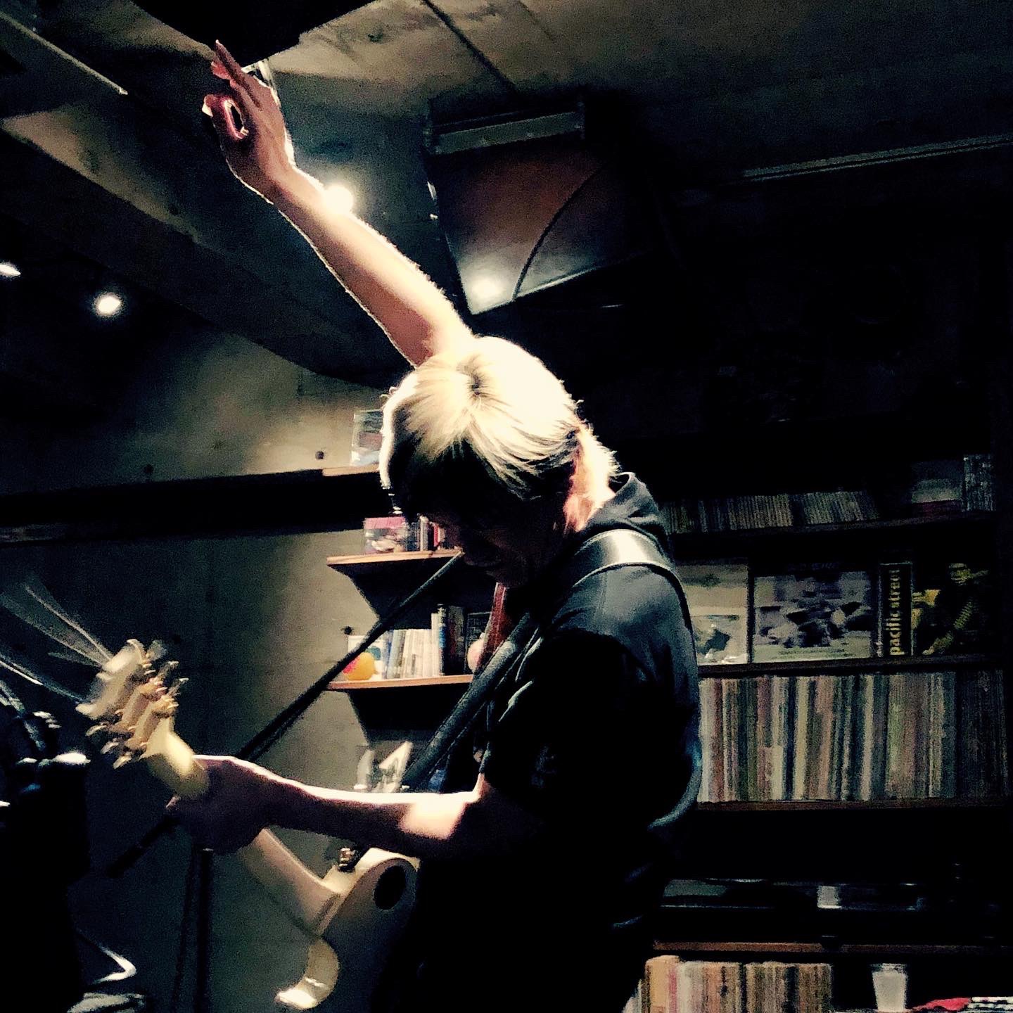 森純太 on Twitter: "TOUR 2022 SHA-LA-LA #1 下北沢ニュー風知空知 JSWツアーの興奮が醒めやらぬうちにソロツアー初日の下北沢。 今回は新作SHA-LA-LA ...