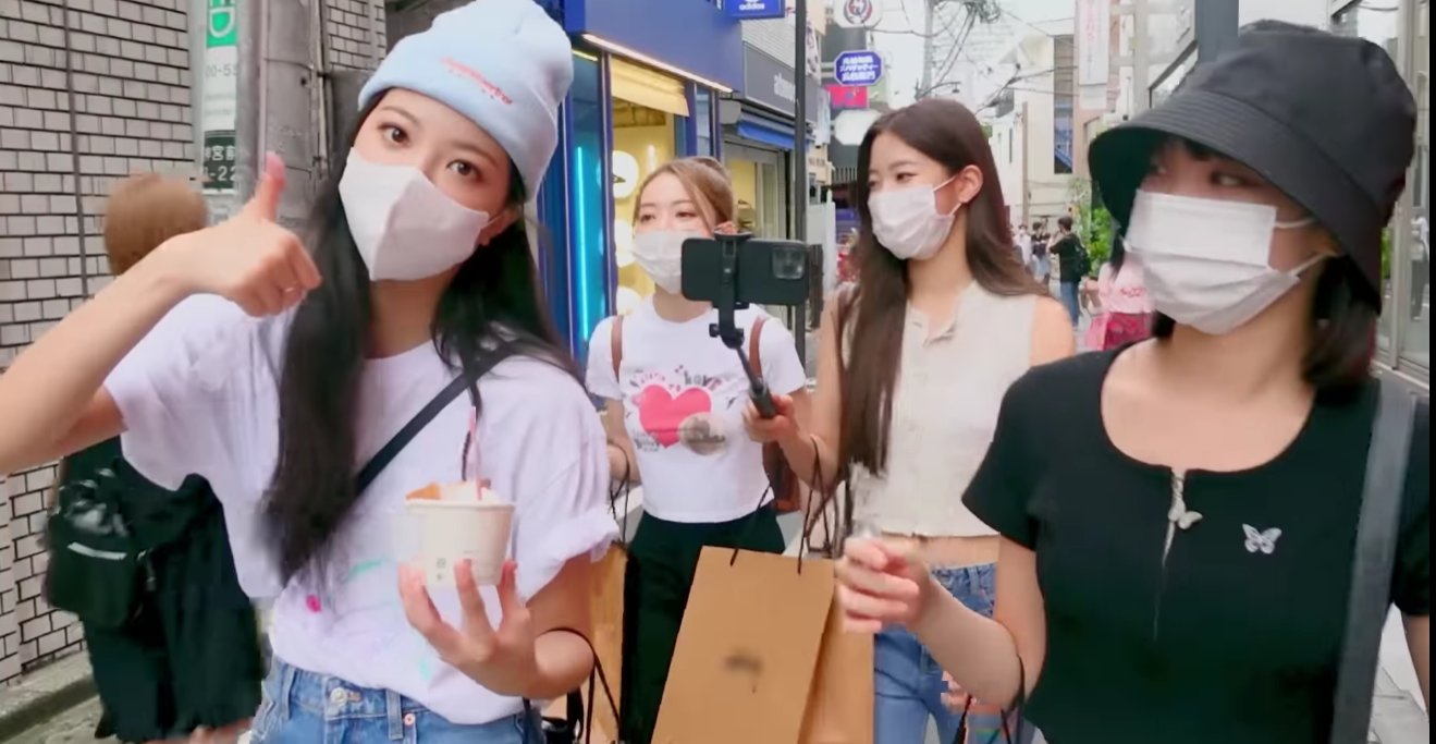 joe on Twitter: "imagine seeing le sserafim on the streets https://t.co/VSppYgfMlZ" / Twitter