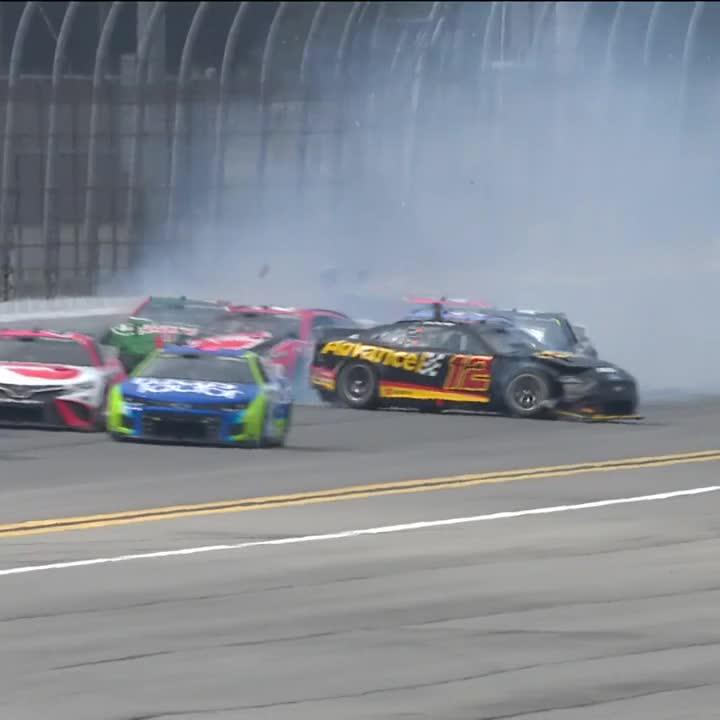 Nascar On Twitter Trouble On The Backstretch And Blaney Is