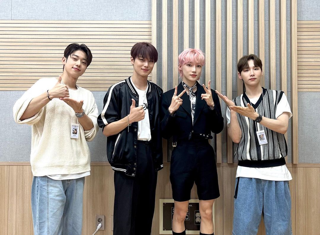 AB6IX INTERNATIONAL on Twitter: "[📸/220829] AB6IX's Listen Radio instagram ㅡ Woong, Donghyun 🔗 ...