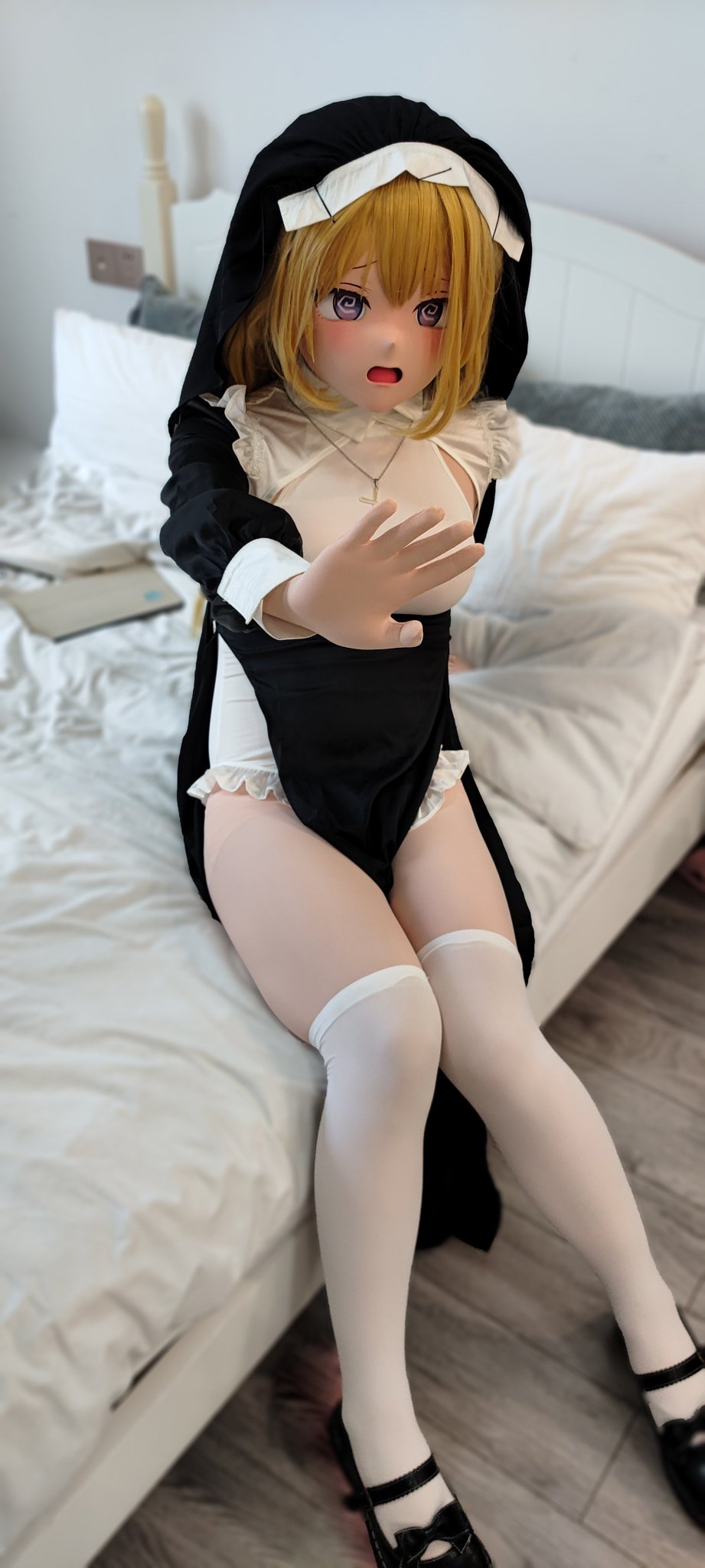 七宮ハルル🍥 on Twitter: "一时兴起兼职修女的大小姐，大危机！（x 填充物：小灵曦 https://t.co/viAmzLfArT" / Twitter