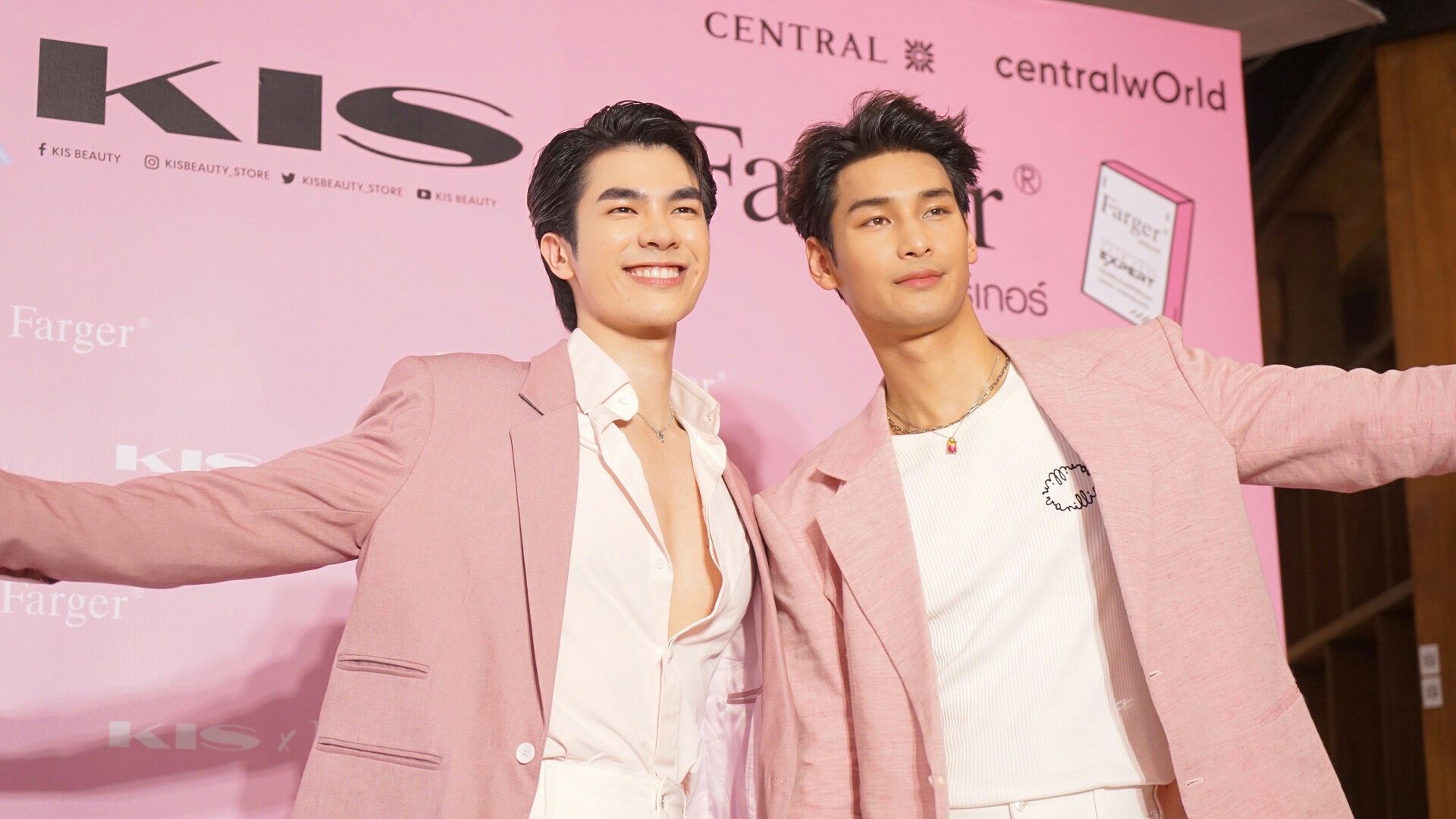 Fargerthailand.official on Twitter: "GN.นะงับ 💚 #KISFARGERxMileApo https://t.co/sK5rGWcZ06 ...