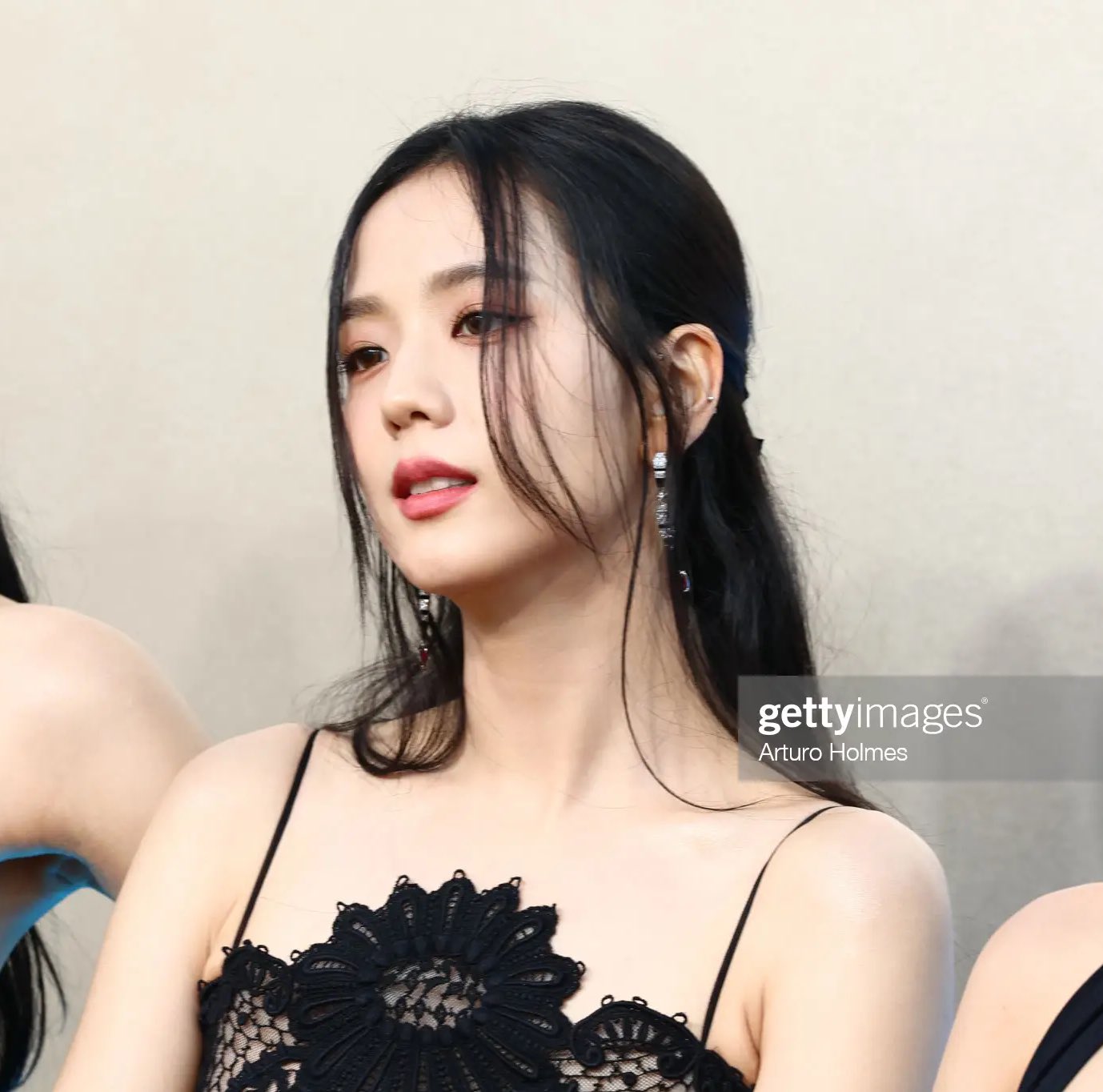 JISOO NEWS on Twitter: "JISOO at #VMAs https://t.co/0sb69p2mbj" / Twitter