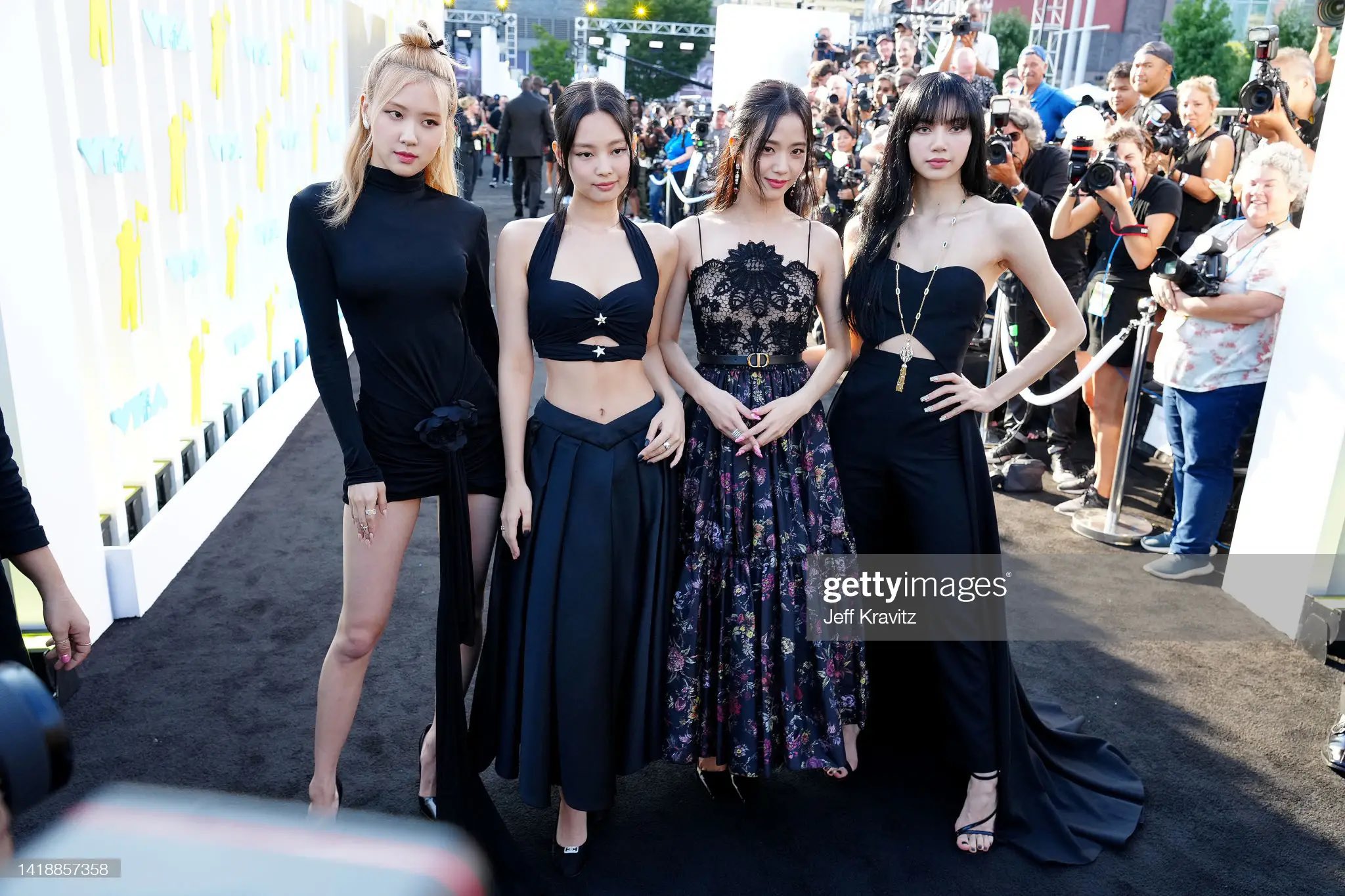 JISOO BRASIL on Twitter: "📷 BLACKPINK no Red Carpet do VMA 2022 #JISOO #지수 https://t.co ...