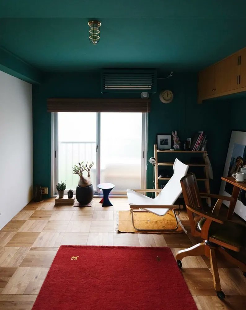 GINZA on Twitter: "【 #私と部屋 】カラーで遊ぶ。オフィス兼セカンドハウスを、趣味と憩いの空間にカスタマイズ https://t.co/CJJn7e9Wyi https ...