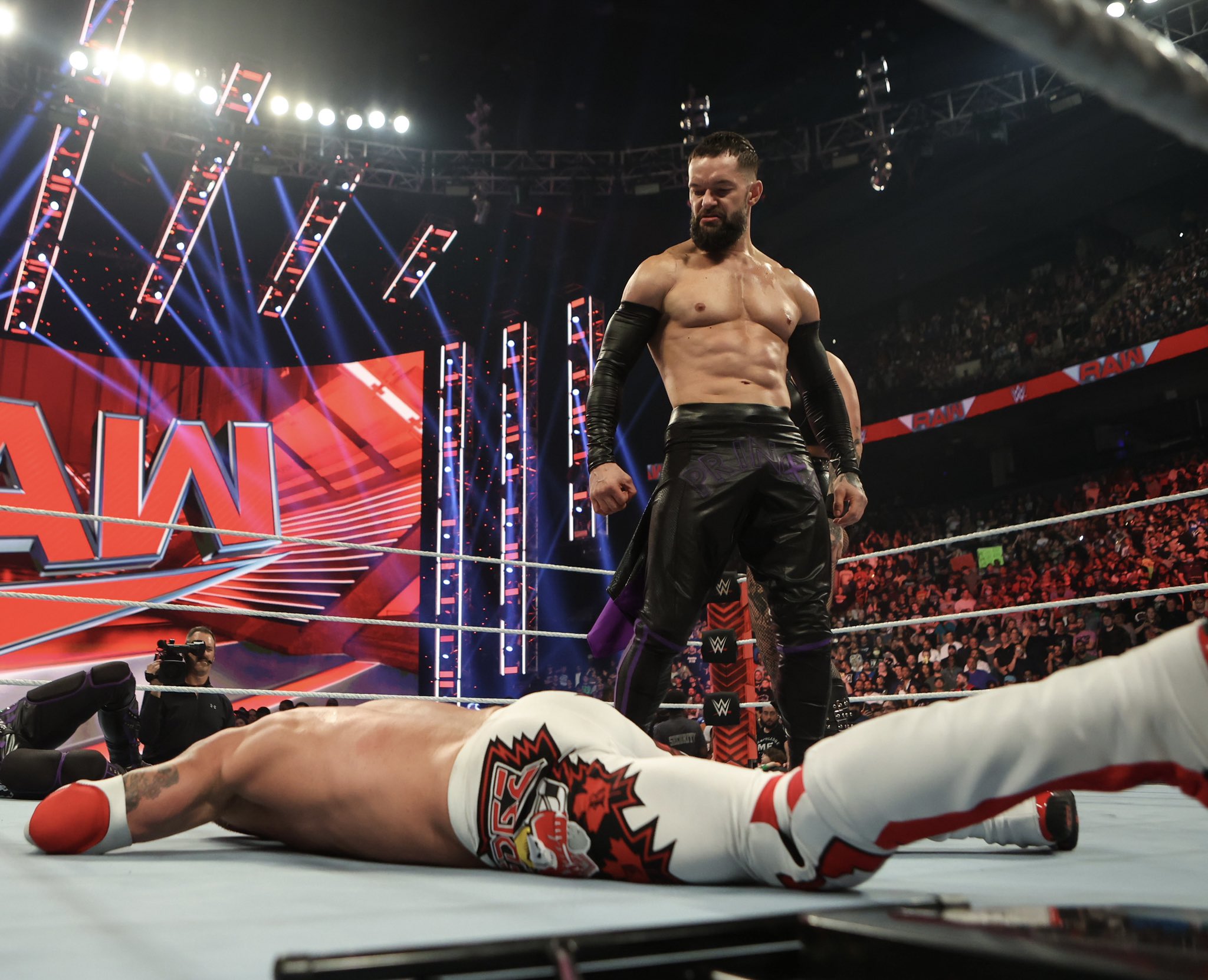 Finn Bálor On Twitter Over The Edge Kqf65u31e9 Twitter