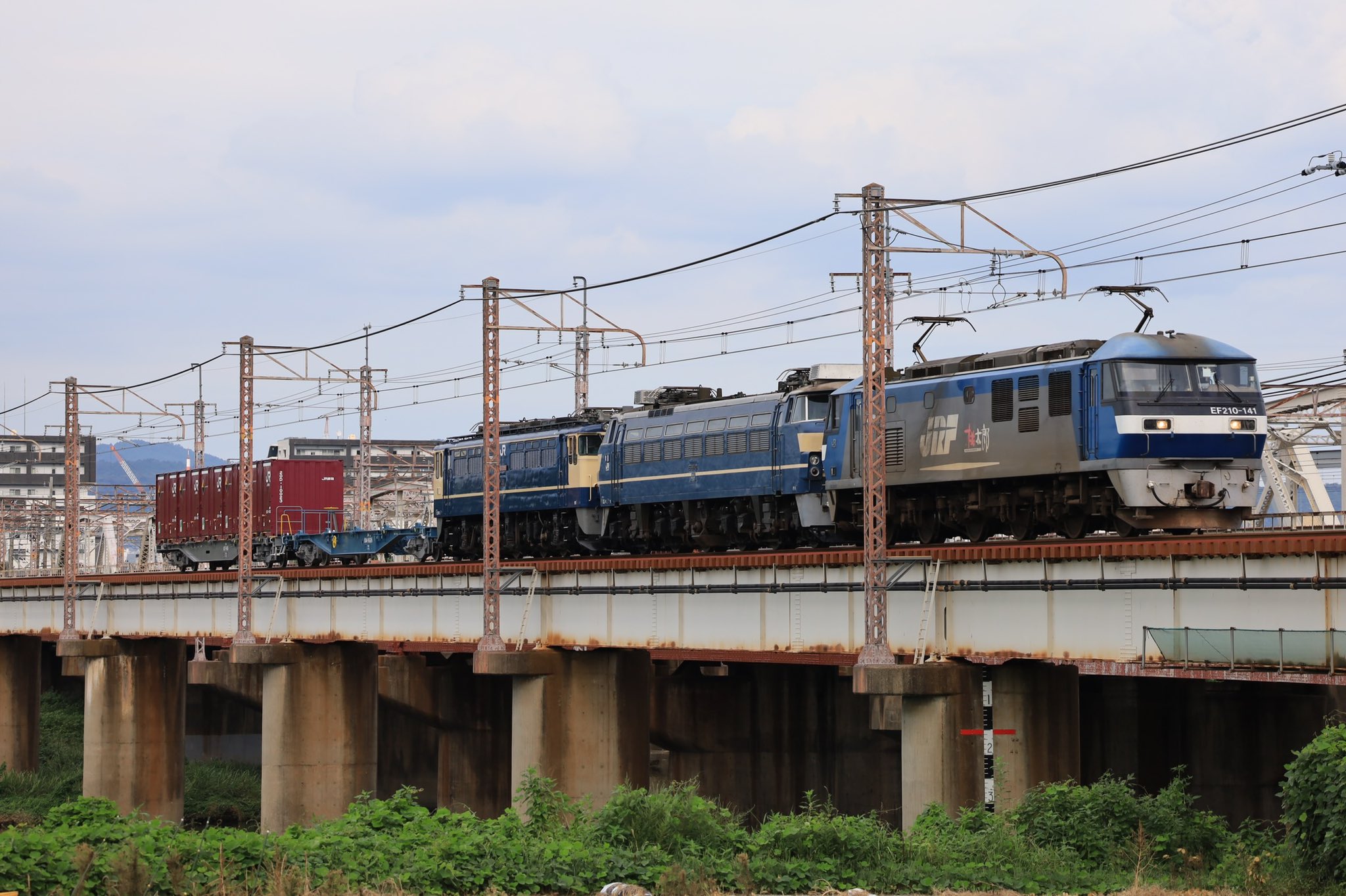 昔 鉄ちゃん on Twitter: "2022.8.29 京都鉄道博物館からの返却回送 EF210 141 EF66 27 EF65 2085+コキ2 回9081レ 15:51 桂川定通 ...
