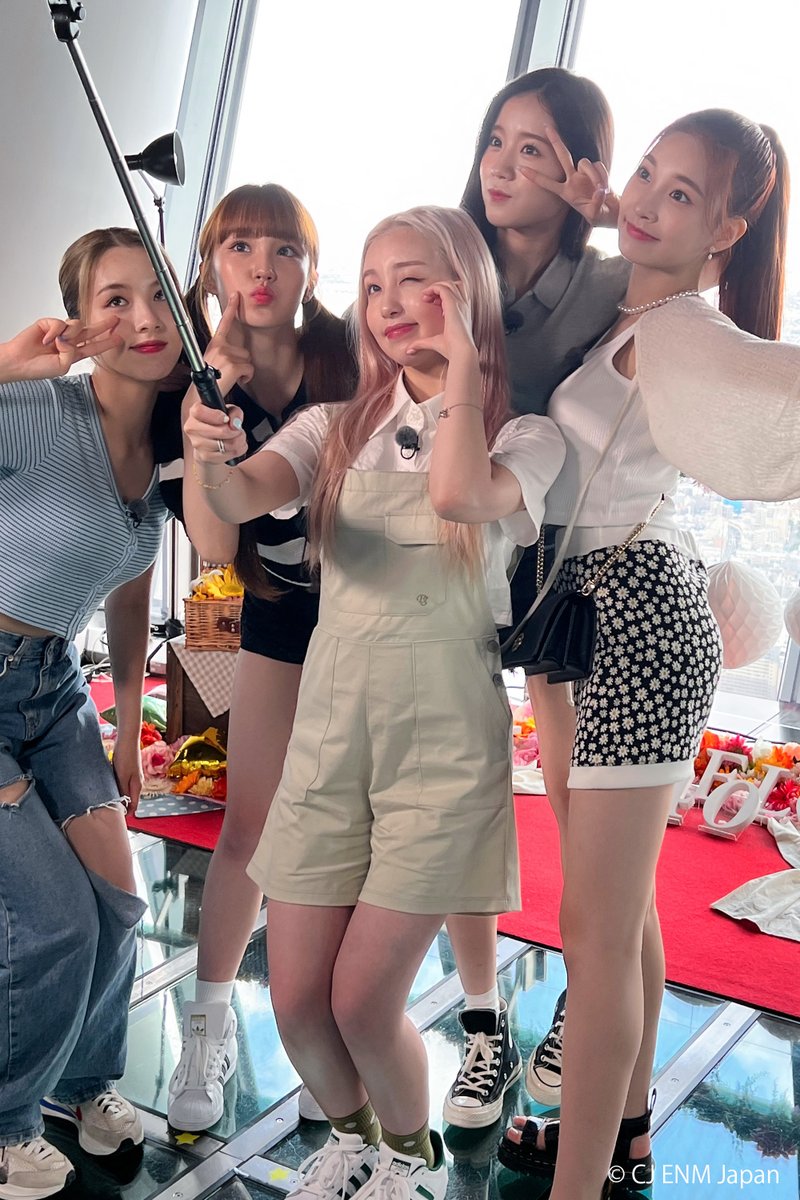 MnetJP_Ch on Twitter: "／ 「#ノルジャ！woo!ah! ～はじめての東京バスツアー～」 オフショット大放出 その1️⃣ \ 旅のスタートはスカイツリーから🚌💨 スカイ ...