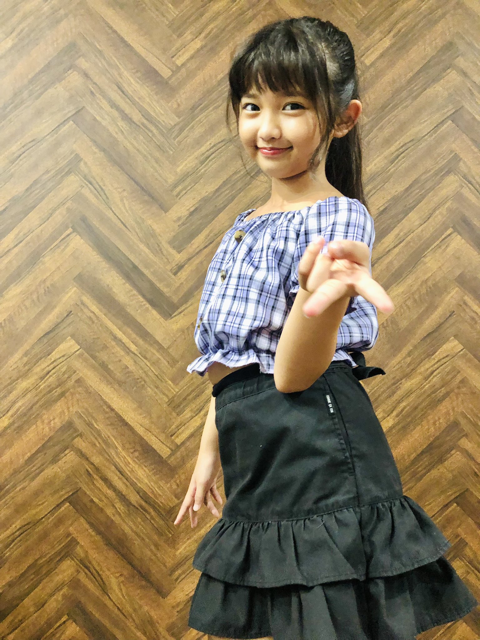 えま☺︎ on Twitter: "ギャルポーズだそうです。 #officenoir #fukuoka #福岡モデル事務所 #福岡 #js #小学生 #キッズモデル #子役 #えま #ema ...