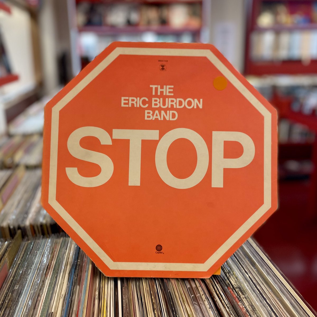 Soldes exceptionnels sur les jeux en bois vintage rue Joseph Serlin ...