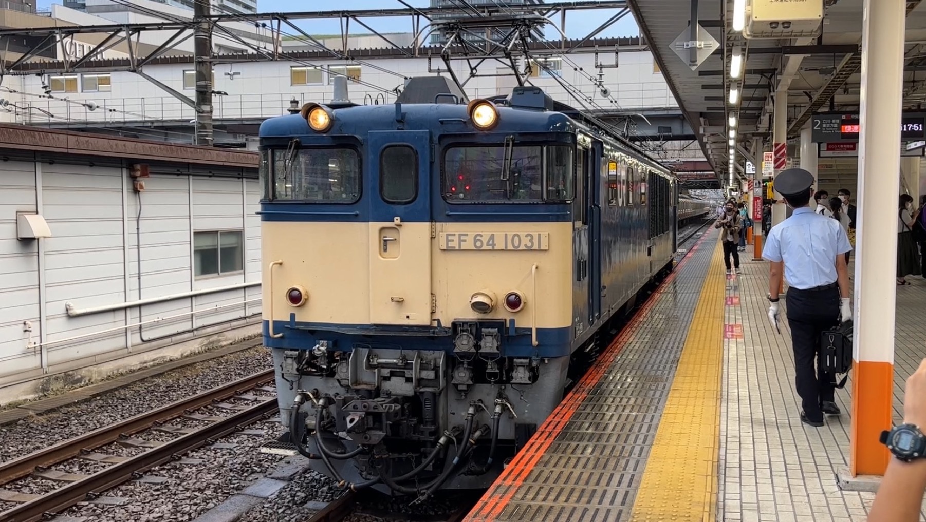 ぴーす交通局ツイッター課 on Twitter: "#JR東日本 #中央線 単9430､EF64-1031返却回送､八王子駅にて撮影｡ https://t.co/1JweO3vhy4 ...