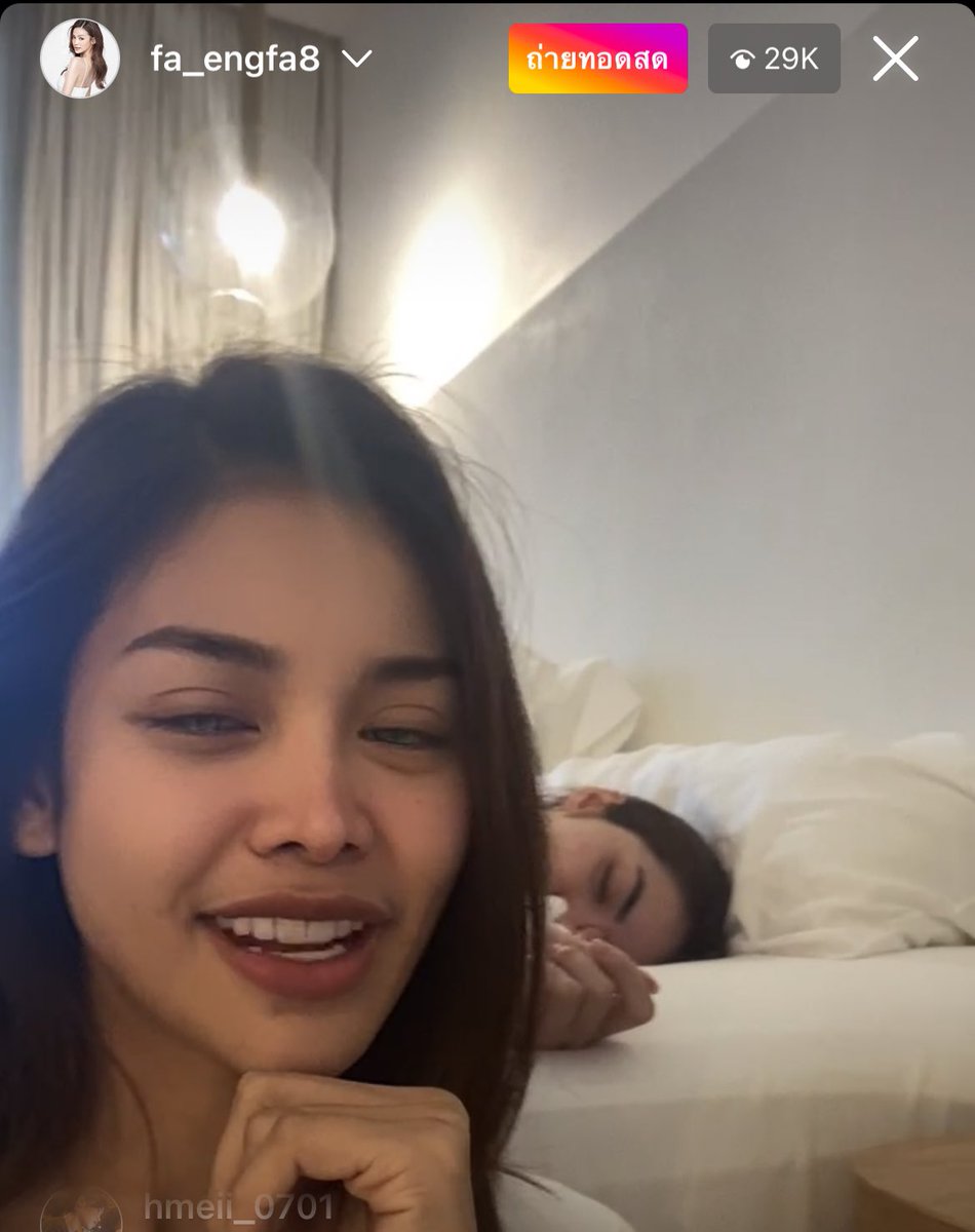 Bee กองทัพอิงฟ้า on Twitter: "RT @conuaycharlotte: สามหมื่นคนมาดูเค้าอวด น้องสาว"