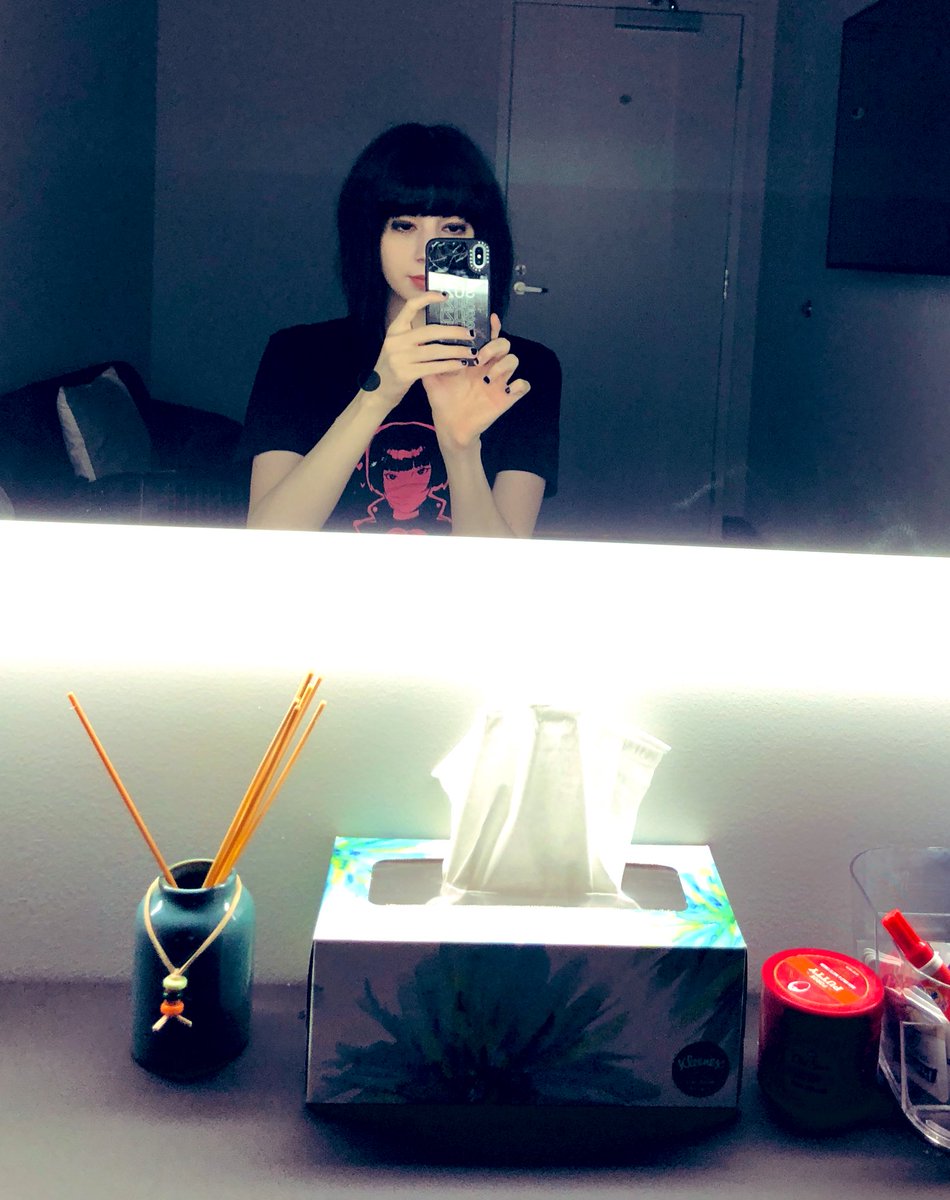 Suzi Hunter on Twitter: "Hewwo good mornbing. 👋🐱"