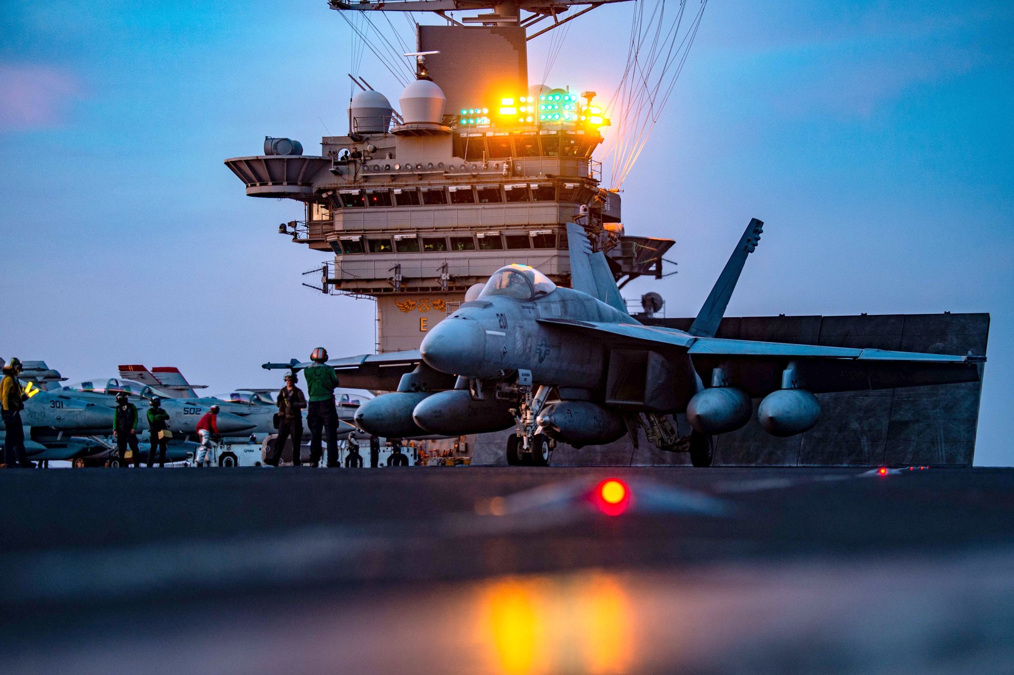 U S Navy On Twitter Usnavy Photos Of The Day 1️⃣ Ussharrystruman