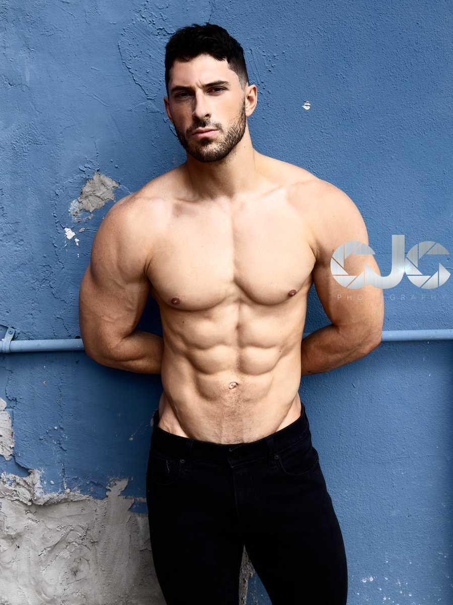 Hot Dudes Good Mood 🇺🇦 on Twitter: "RT @cjcphotos: #MCM with Bryan! http://cjc-photography.com ...