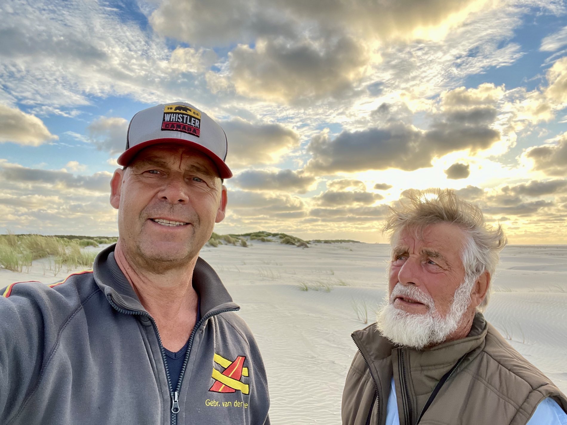 Chris.Talsma on Twitter: "Even met mijn vader om de oost #Schiermonnikoog https://t.co ...