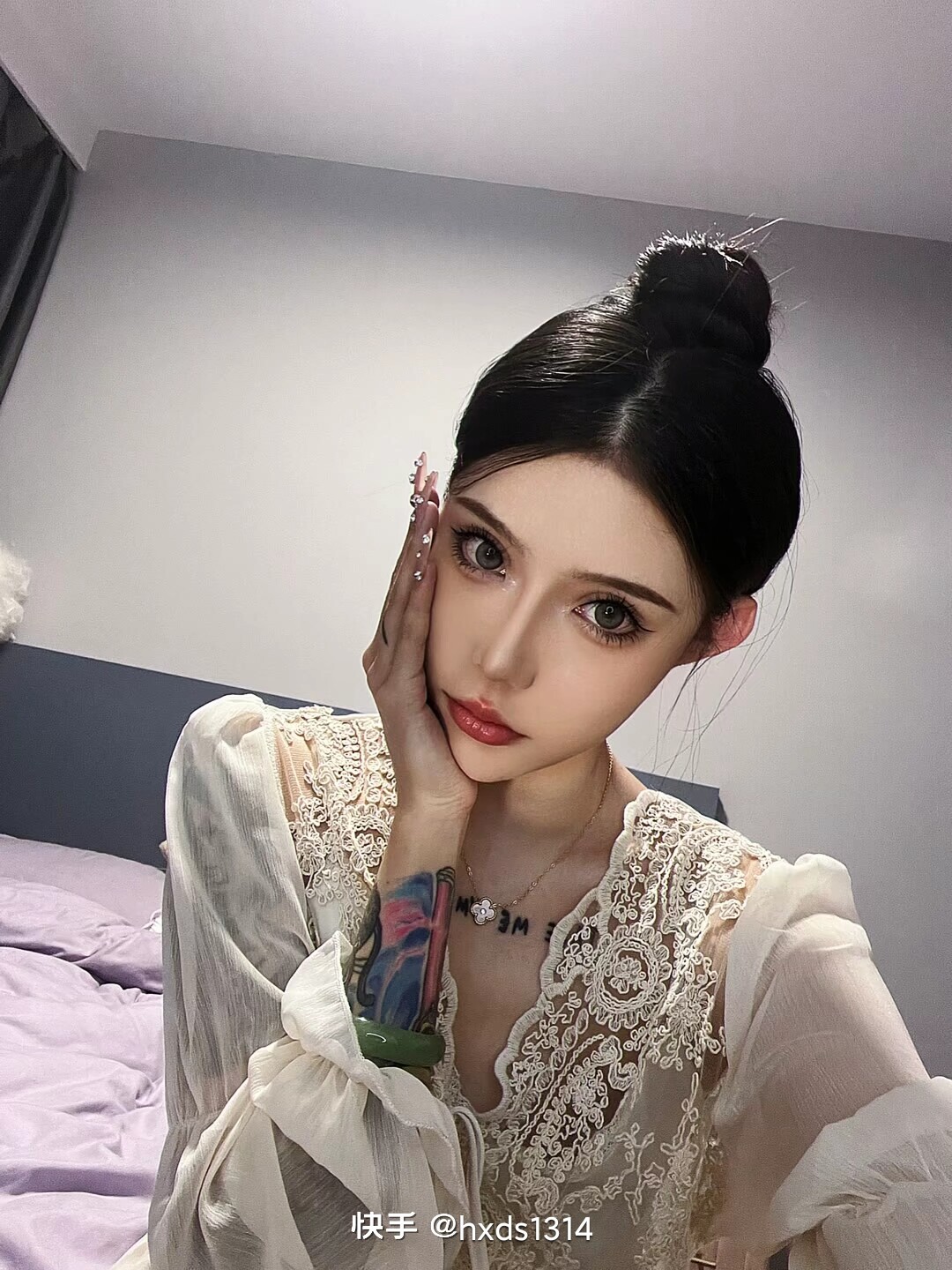 K On Twitter 她让你跪下，不过分吧 反差婊 性奴 母狗 调教 意淫 女友 妓女 强奸 Sm 轮奸 乱伦 文爱 自慰 淫妻 公交车 精液厕所