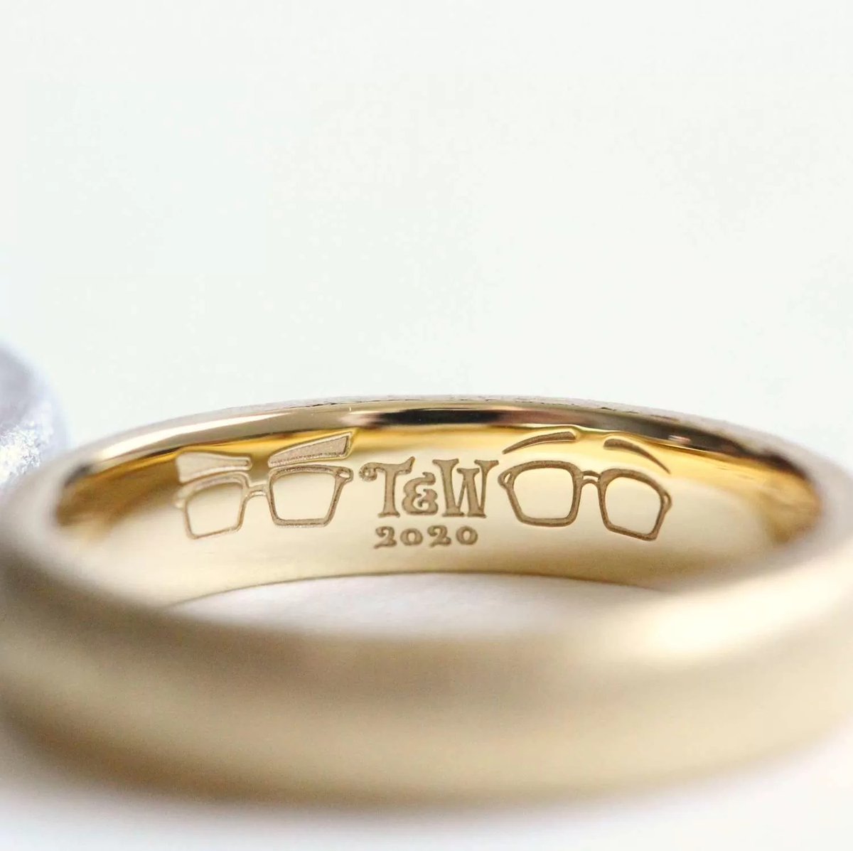 ith / イズマリッジ 結婚指輪 婚約指輪 (@ateliermarriage) さんのイラスト・マンガ作品まとめ (2 件) - Twoucan