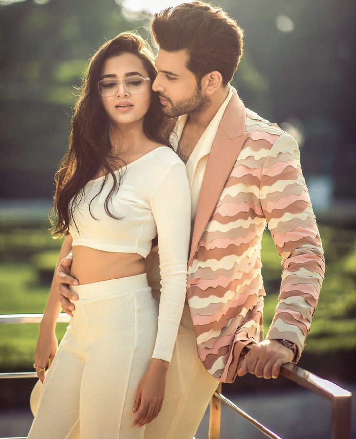 Movieshut Trends & Reviews on Twitter: "EVER TRENDING BOLLYWOOD COUPLE @kkundrra @itsmetejasswi ...