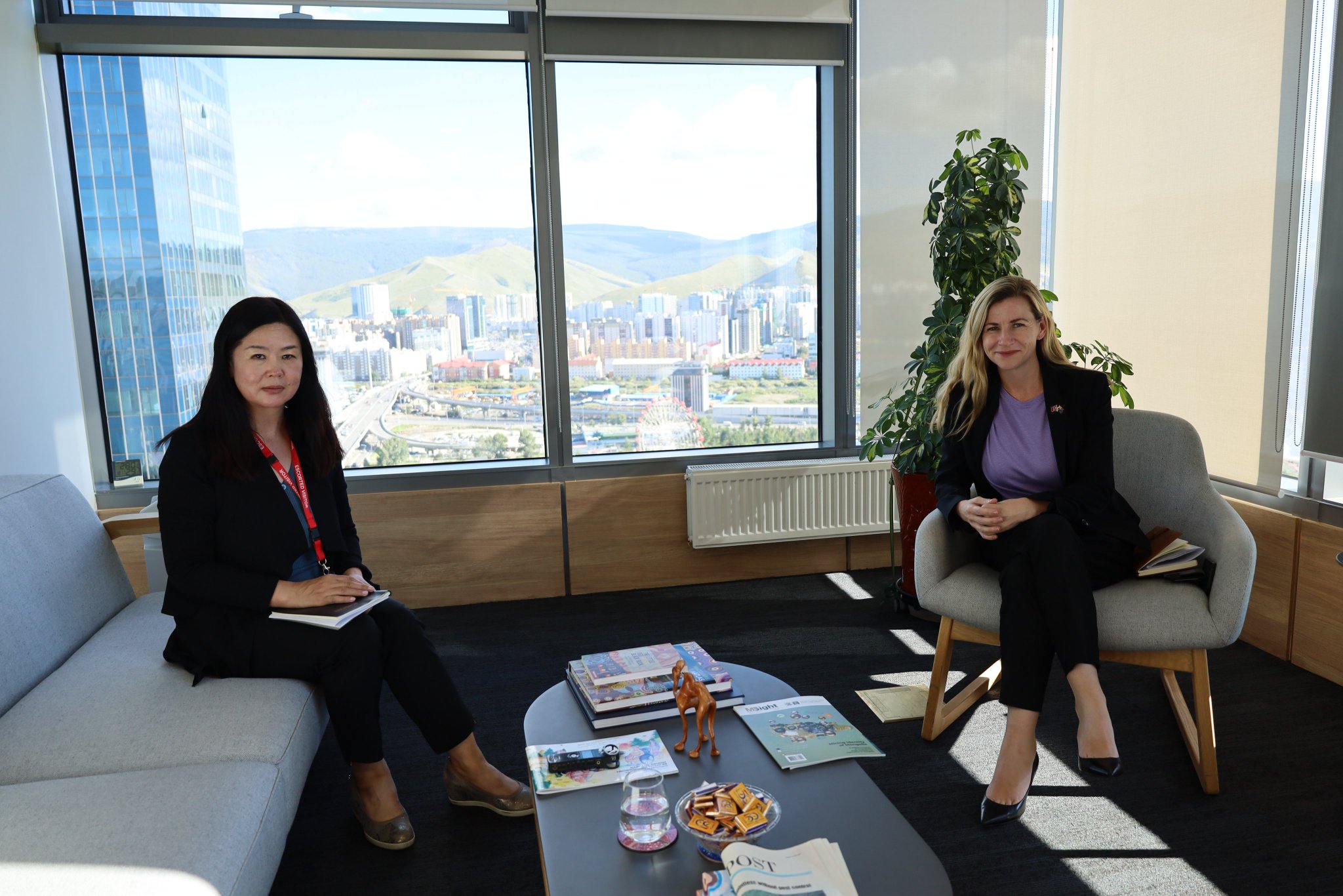 Katie Smith On Twitter Анхны ярилцлагаа Msightmagazine сэтгүүлд өгсөндөө баяртай байна Элчин