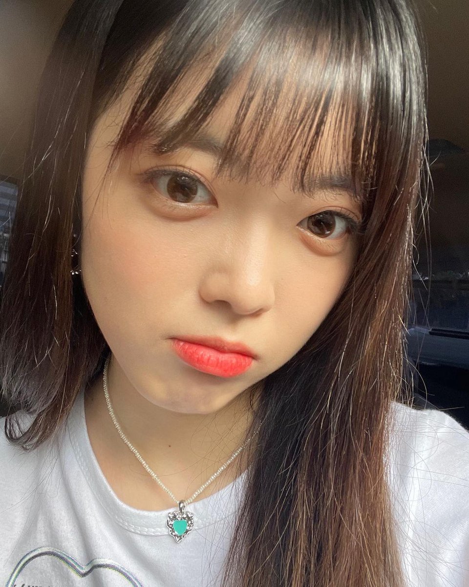 지수연 아카이브 on Twitter: "[IG POST] 220830 suye.on2di 💚💙 💌 https ...