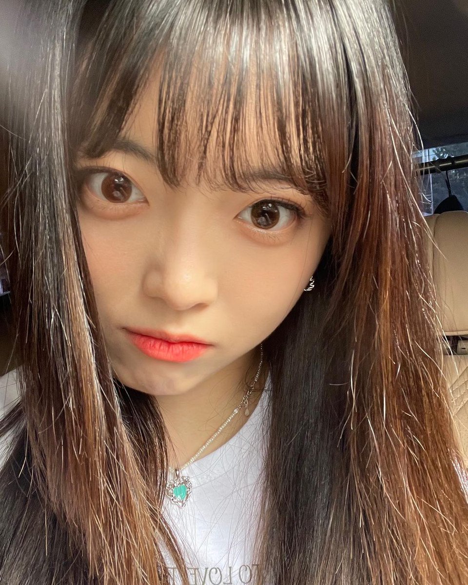 지수연 아카이브 on Twitter: "[IG POST] 220830 suye.on2di 💚💙 💌 https ...