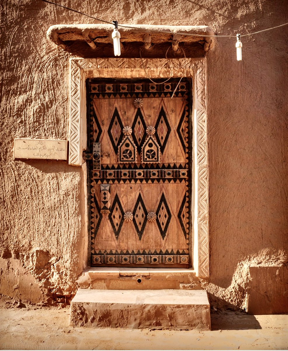 The old doors of Saudi Arabia are known for their rich decoration ...