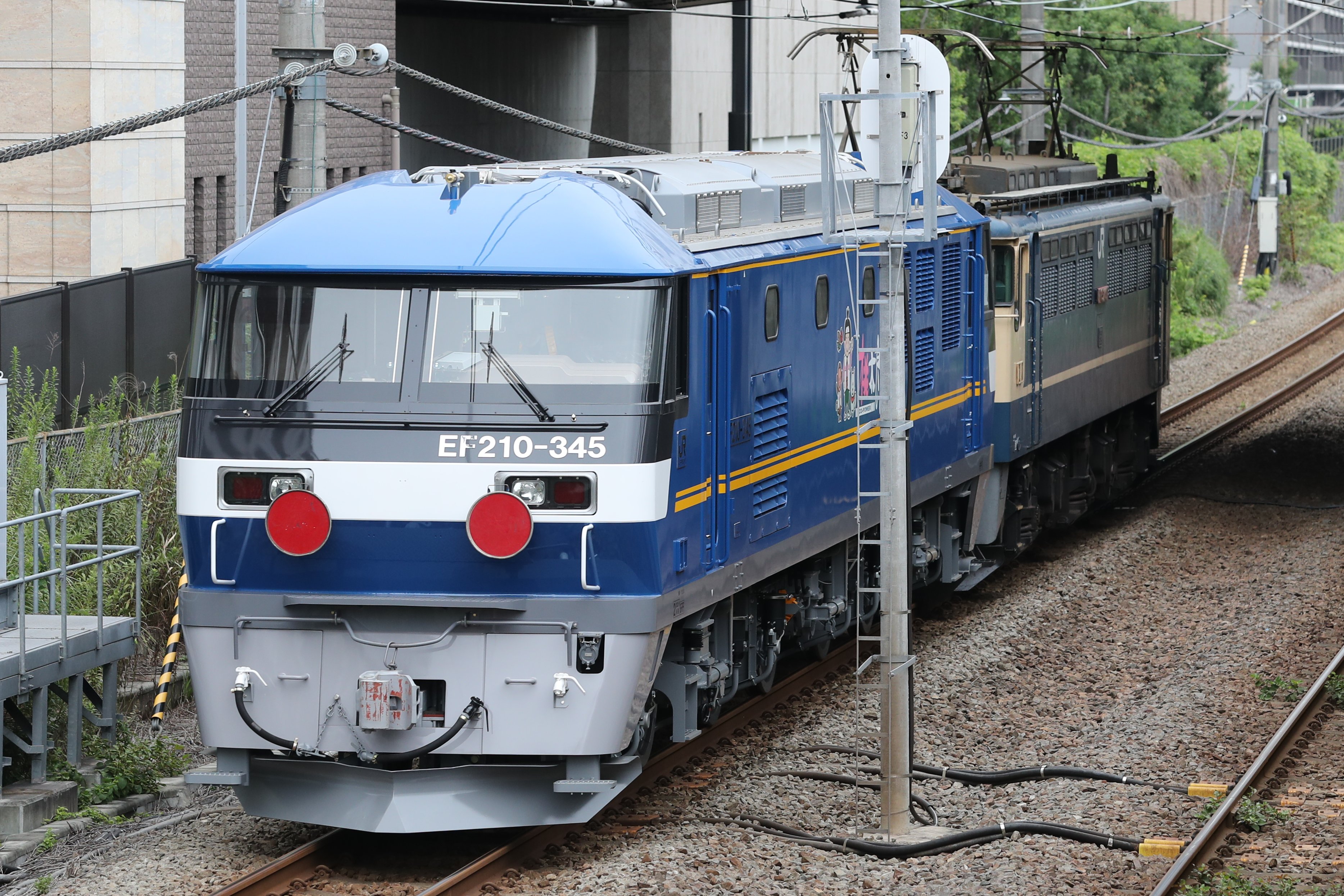 いちまるいち on Twitter: "2022/8/30 甲種鉄道車両輸送(甲78) 8860 EF65 2067+EF210-345 https://t.co/qV5VXCNmnQ ...