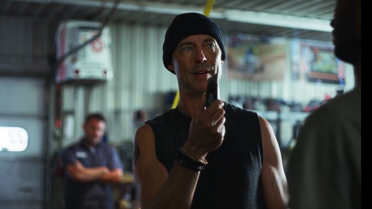 Ign On Twitter The Flashs Tom Cavanagh Plays A Different Type Of