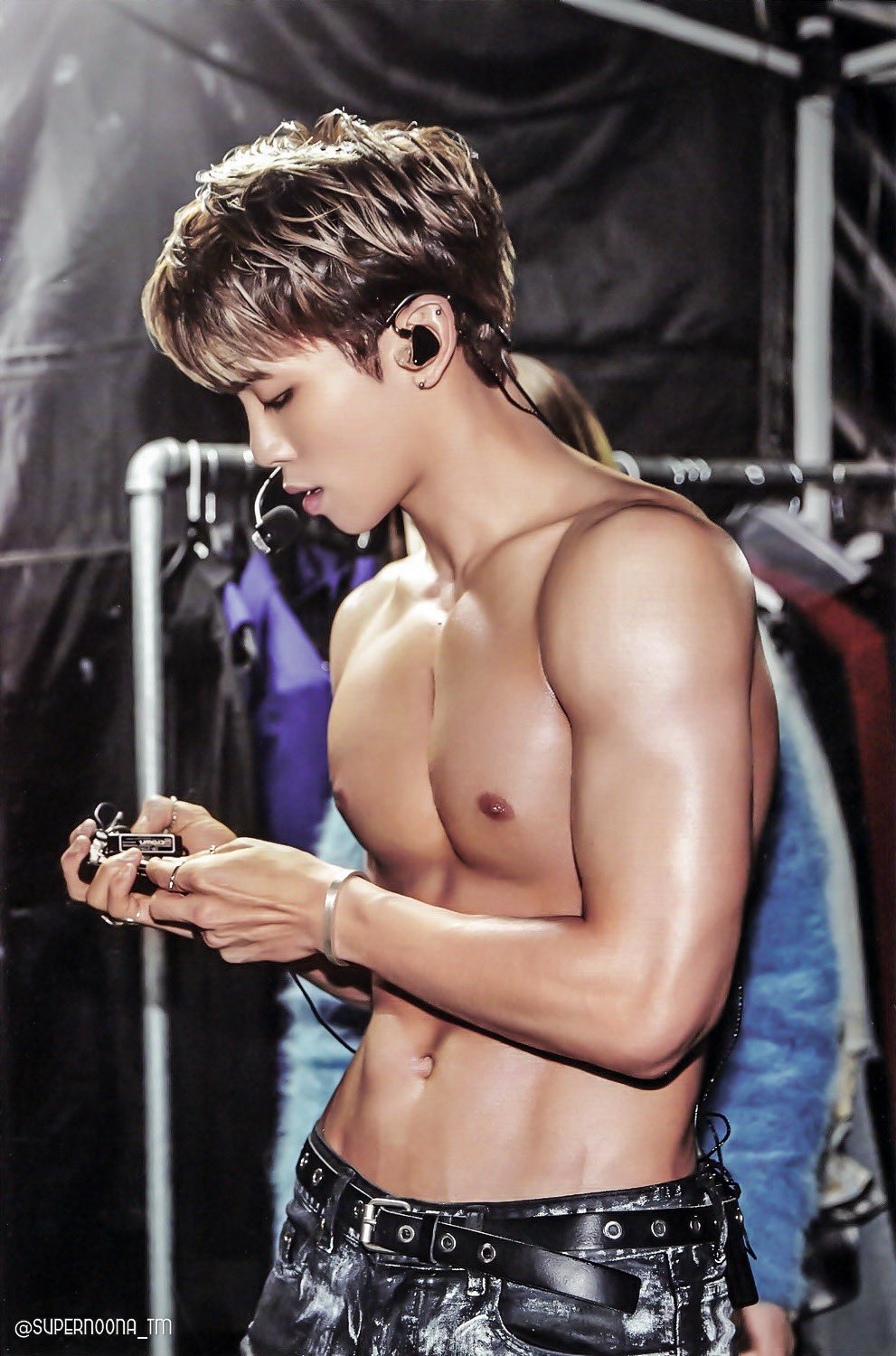 Legendary Kpop Abs ♂️ on Twitter: "1632. Jonghyun / SHINee https://t.co/fPs8pRjQfo" / Twitter