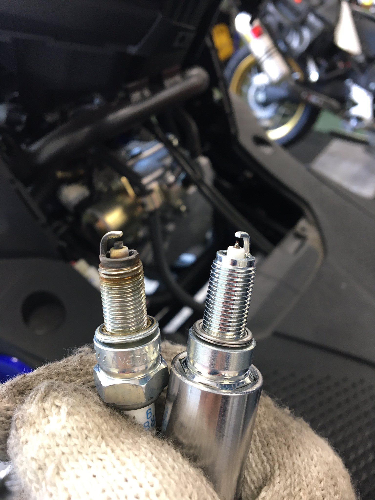YSP佐賀 on Twitter: "シグナスグリファスのオイル、プラグ交換ありがとうございます🙏 DXプラグに交換で燃費、パワー、寿命アップ https://t.co/UbTQ8qQy9w ...